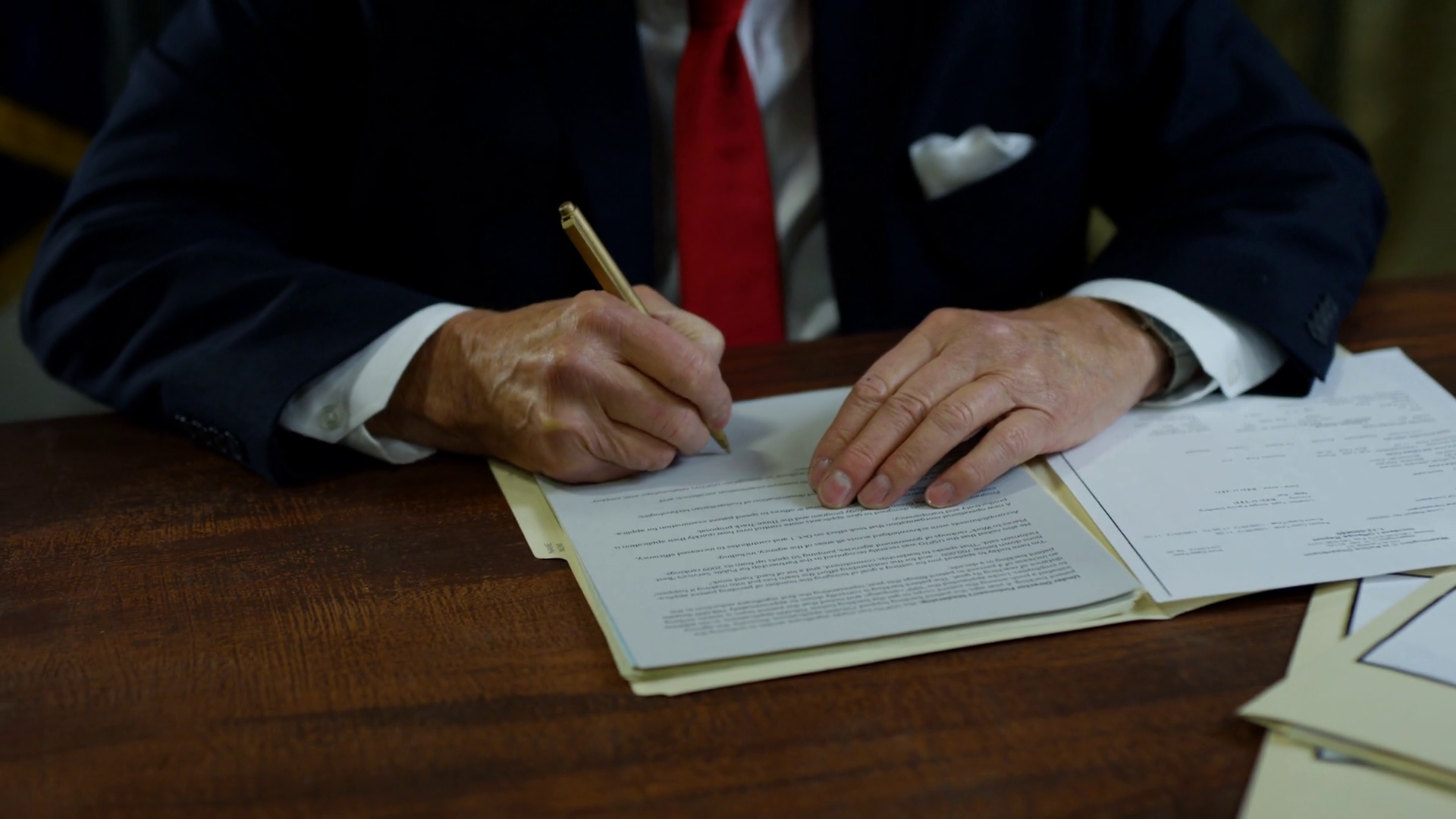 President Trump Signing Executive Order In Stock Footage SBV-352201777 ...