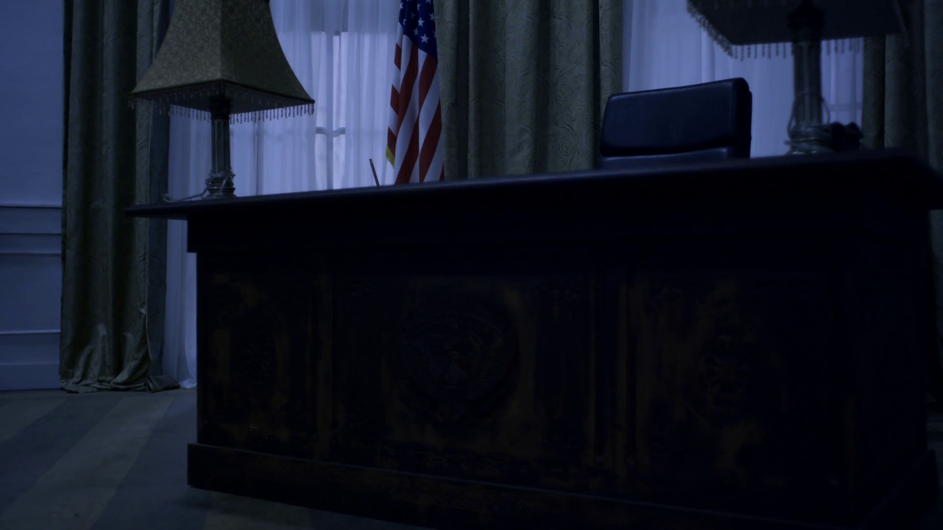 Us President Night In Oval Office Crane Of Stock Footage SBV-347733900 ...