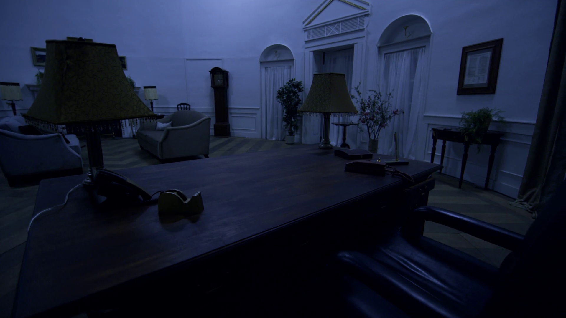 Us President Night In Oval Office Desk In Stock Footage SBV-347733918 ...