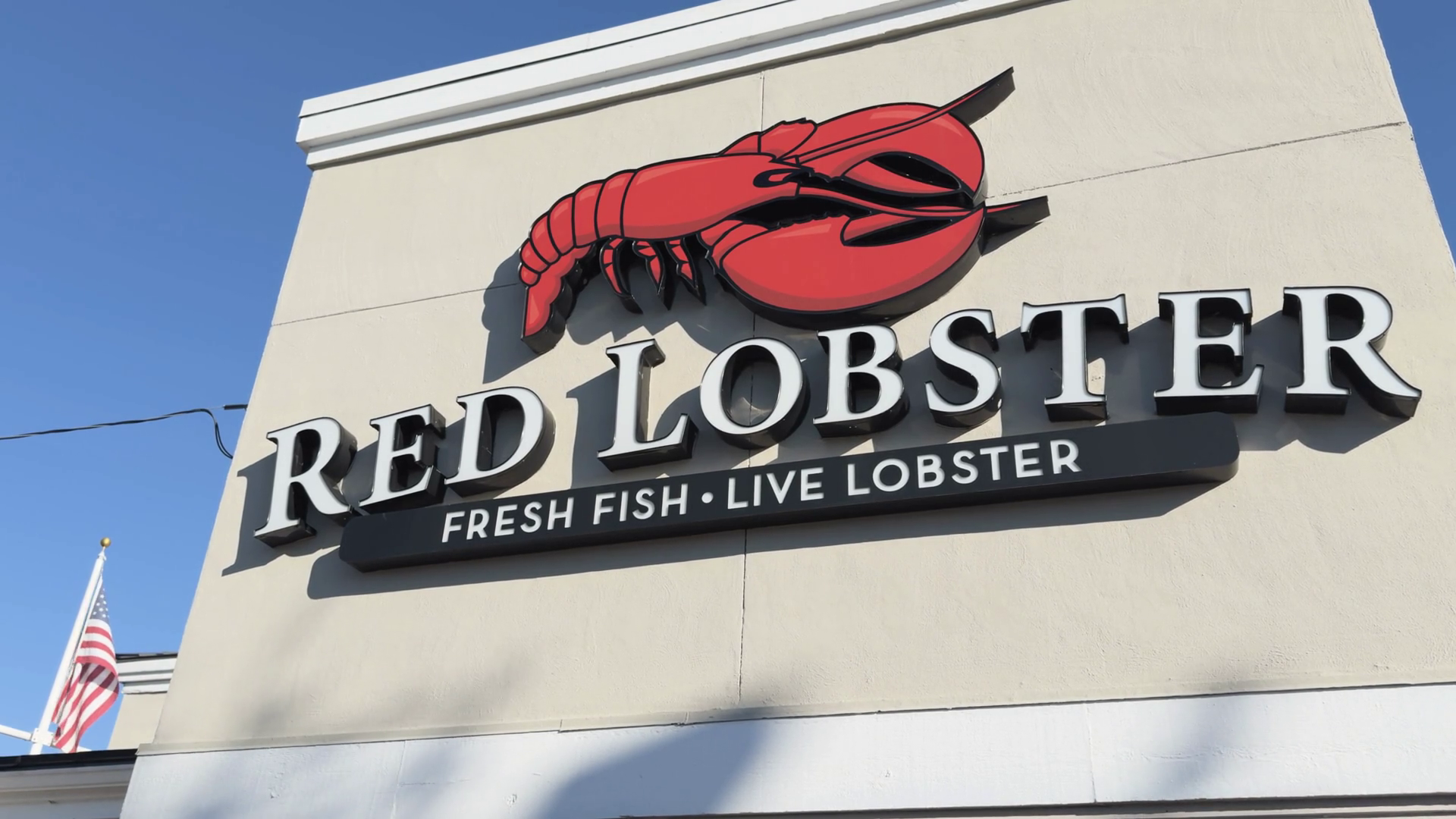 Red Lobster Restaurant Exterior Sign With Stock Footage SBV-352042874 ...