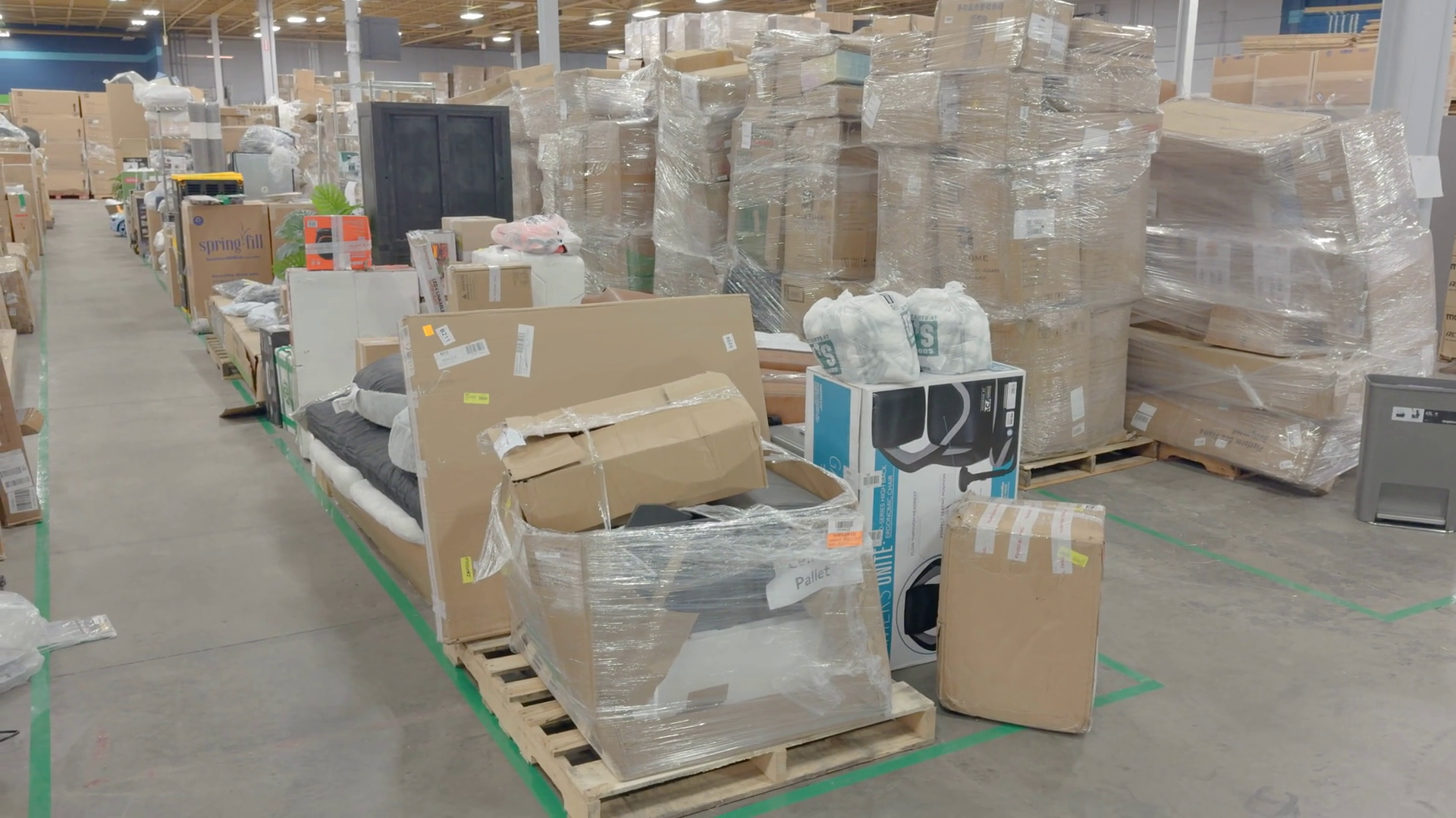 Liquidation Outlet With Pallets Of Returned Stock Footage SBV-352370604 ...