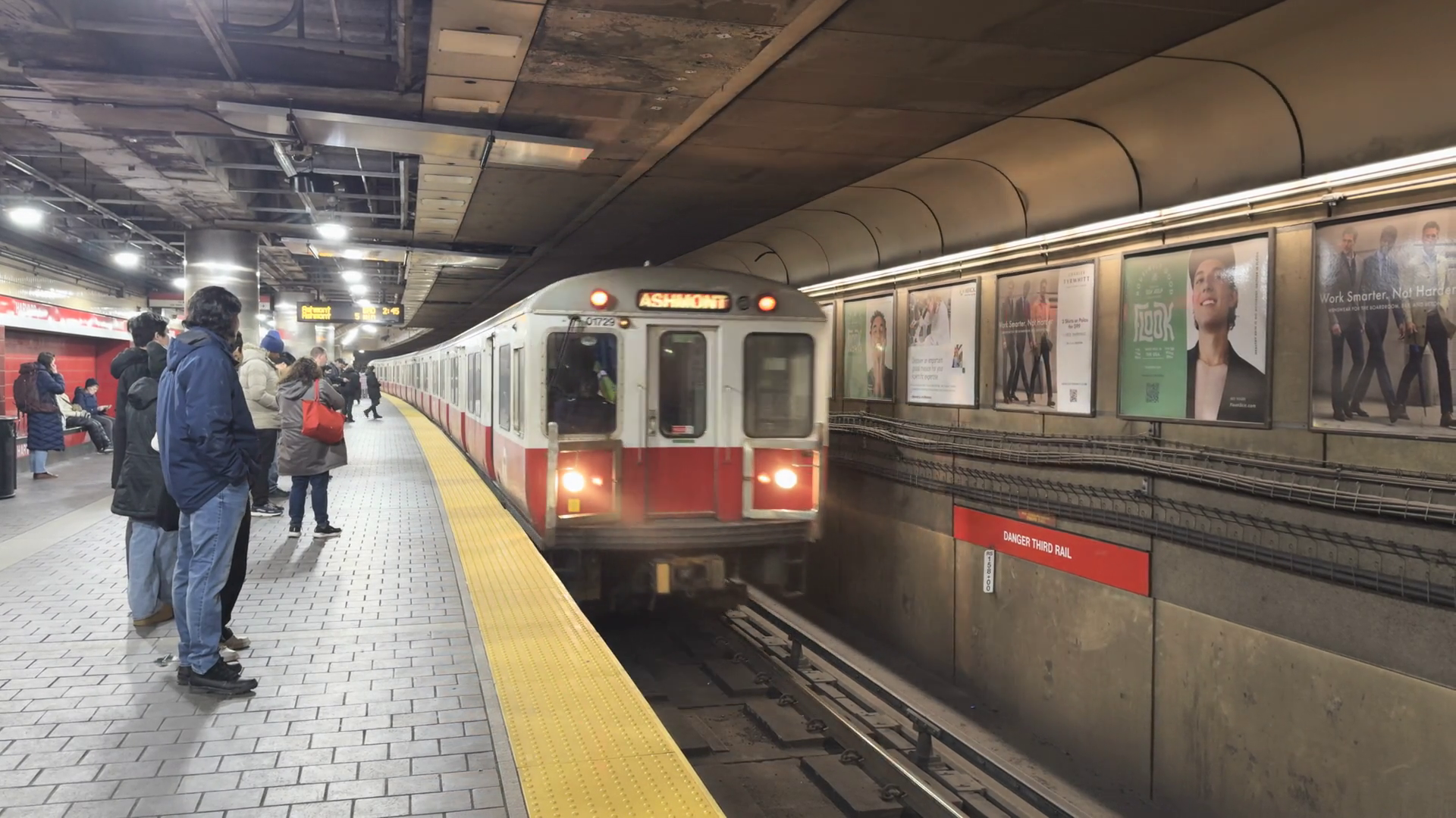 Redline Train Arriving At Harvard Stop In Stock Footage SBV-352760042 ...