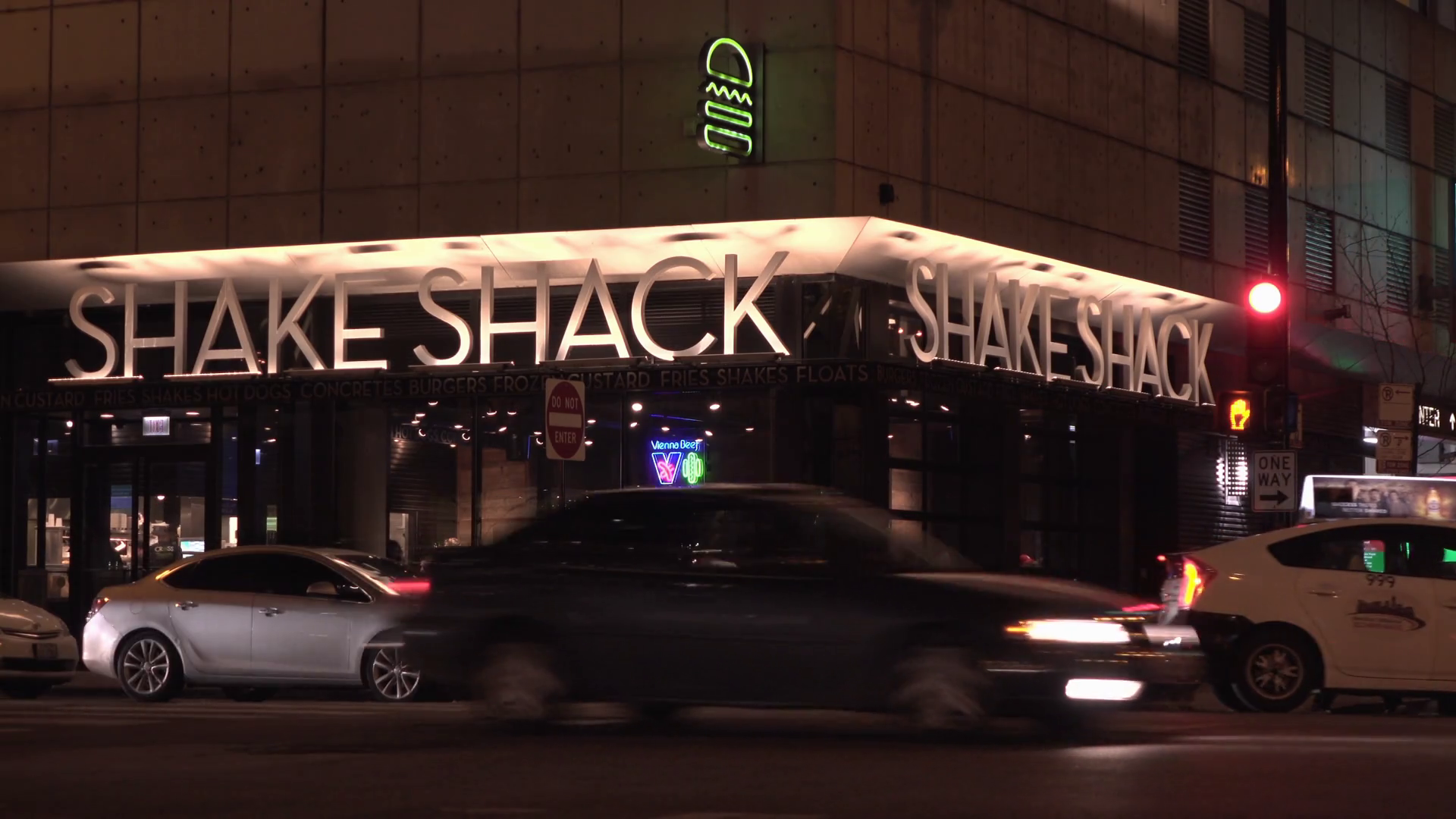 Shake Shack Exterior Restaurant In Downtown Stock Footage SBV-323492413 ...