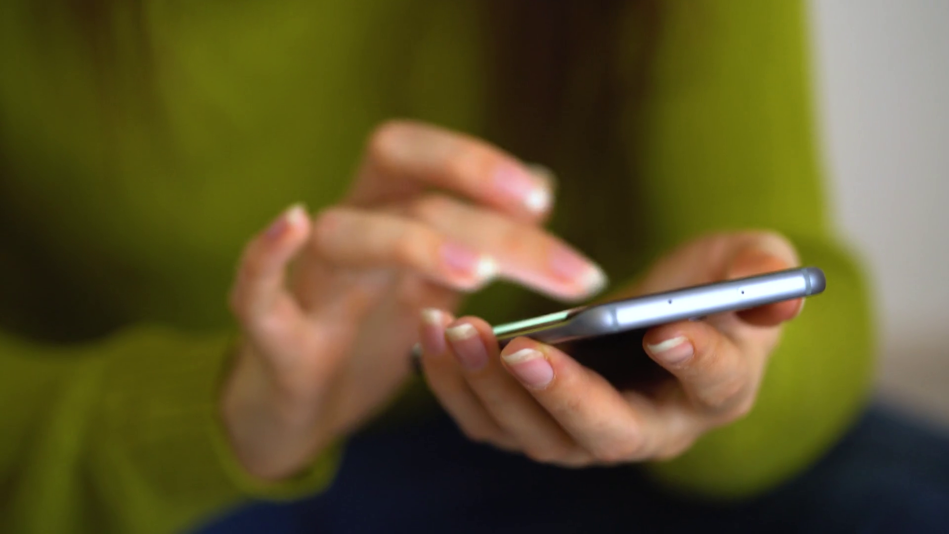 Woman typing text message on a smartphone Stock Video Footage 00:21 SBV ...