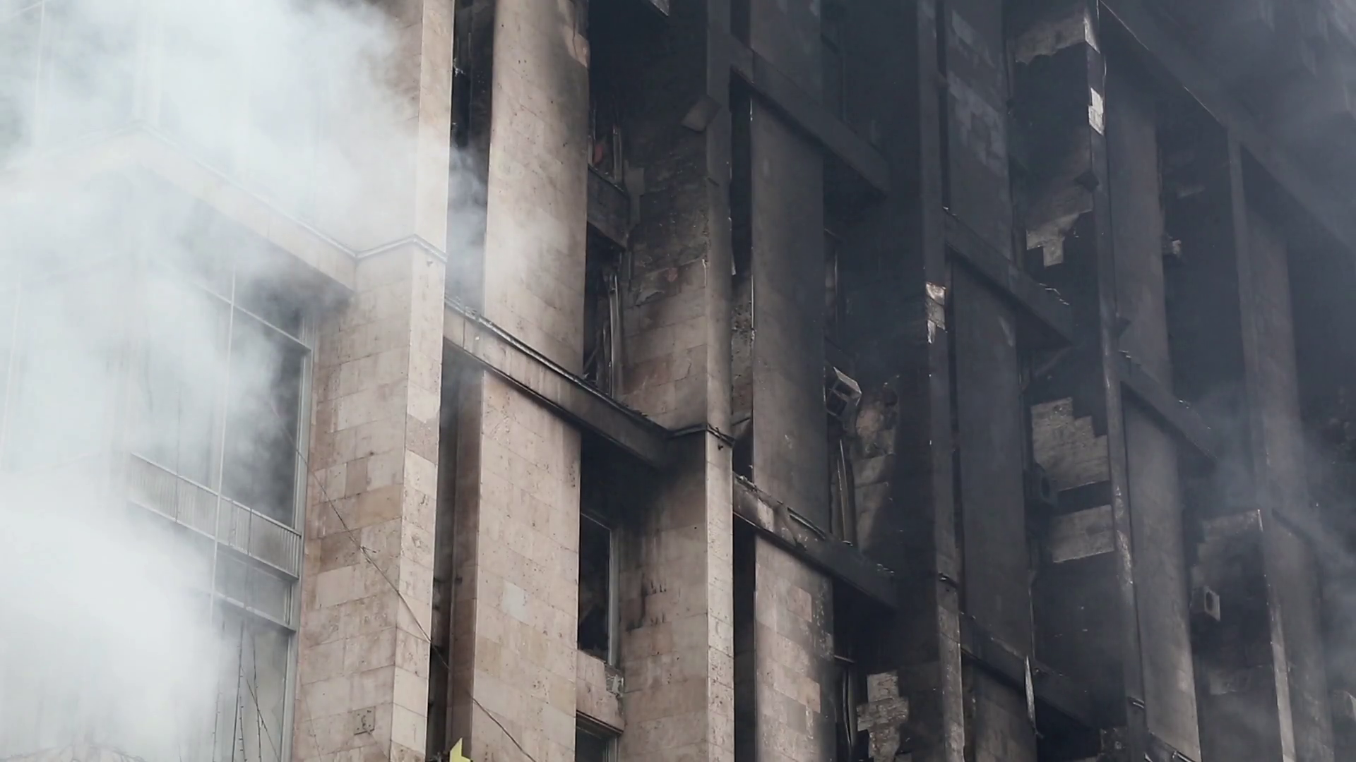 Burnt building of trade union on the Khreshchatyk street in Kiev ...