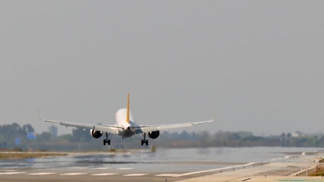 Plane Landing Stock Video Clips & Footage - Storyblocks