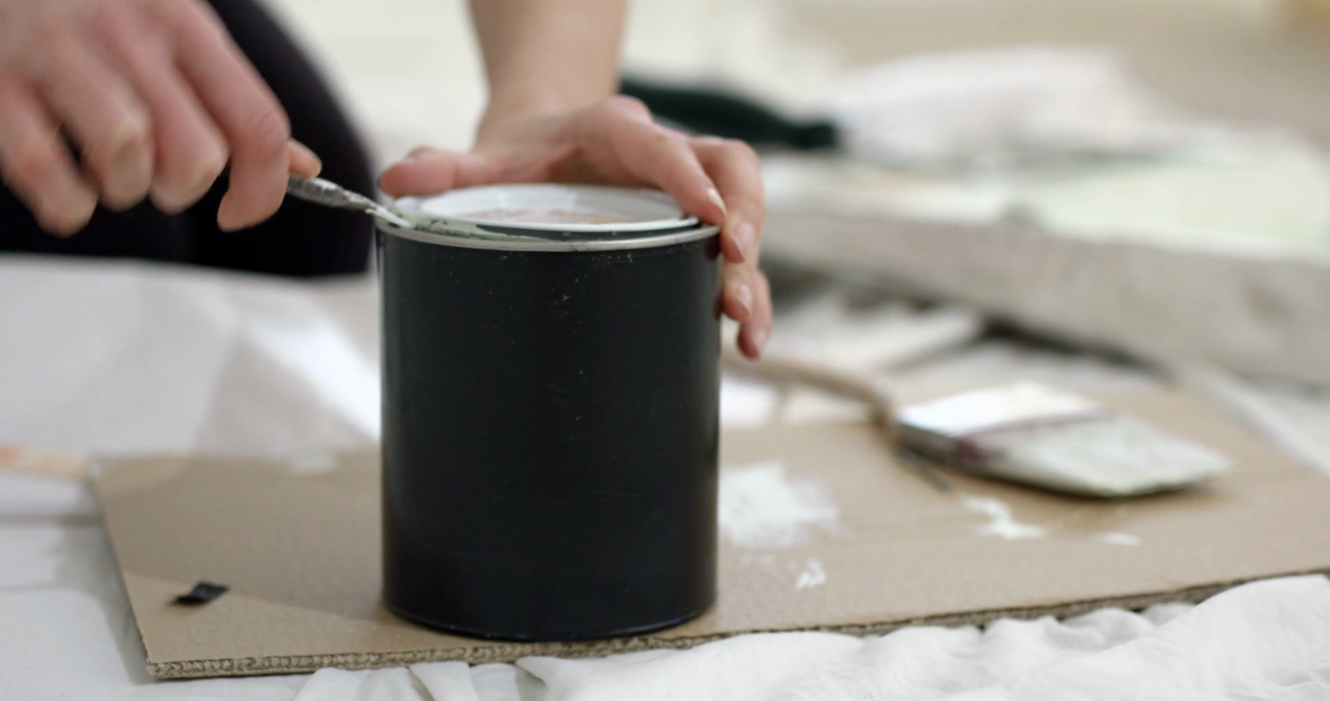 Womans Hand Opening Paint Can Preparing To Stock Footage SBV-348450665 ...