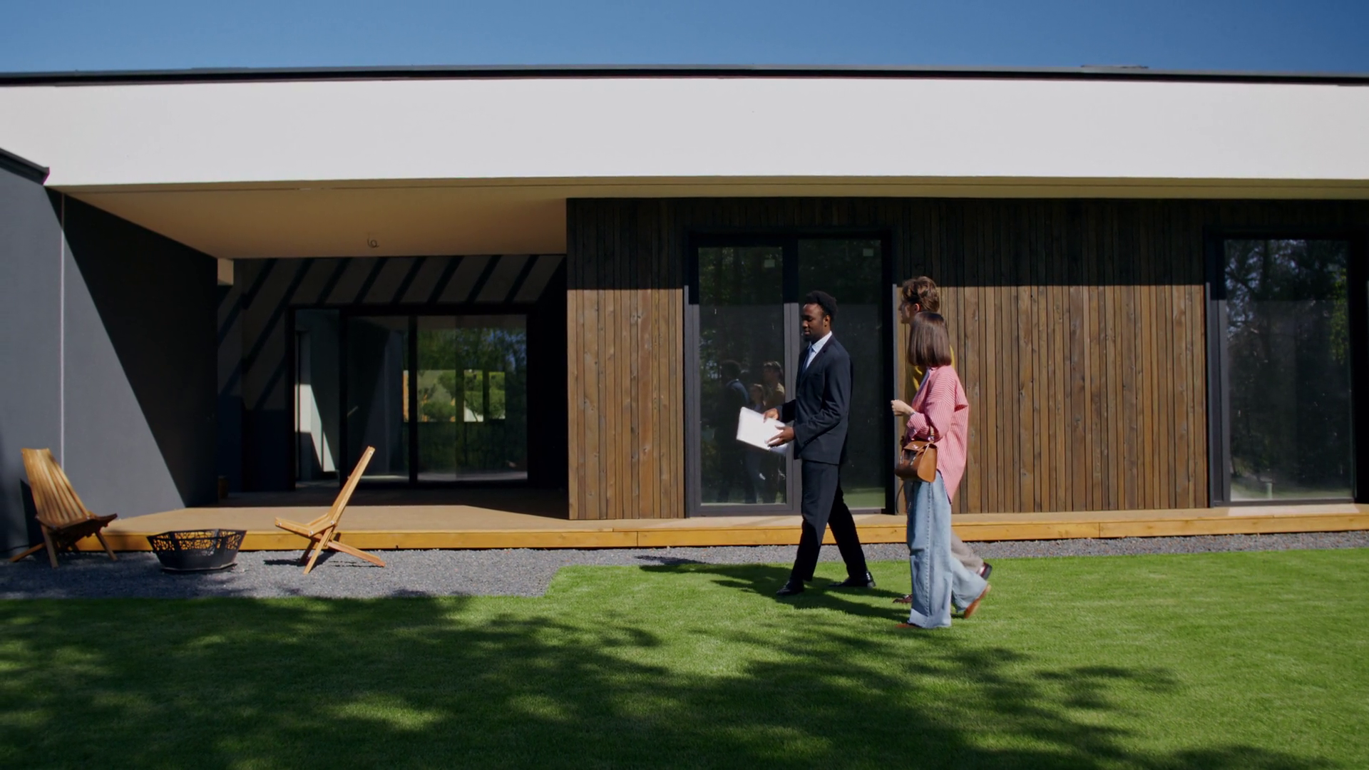 The Realtor Shows House To Buyers Walk Stock Footage SBV-352329525 ...