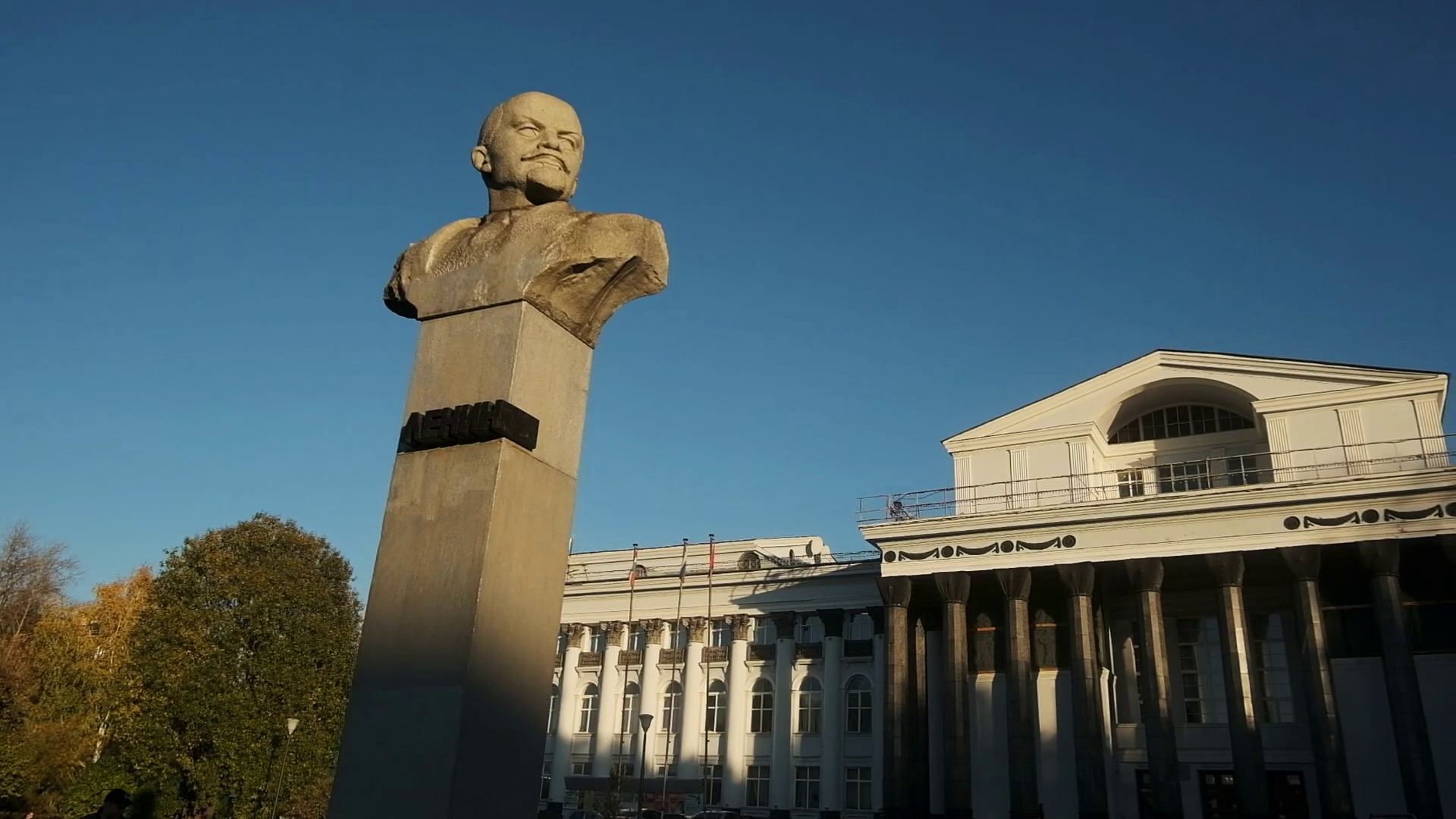 Lenin Monument Clip Statue Of Lenin's Head Stock Footage SBV-348495009 ...