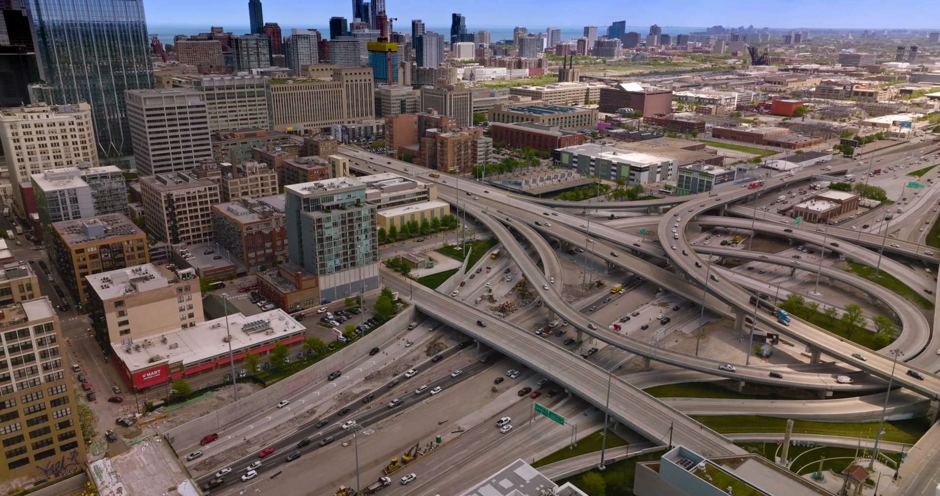 Intertwining Roads Of Chicago With Busy Stock Footage SBV-353018297 ...