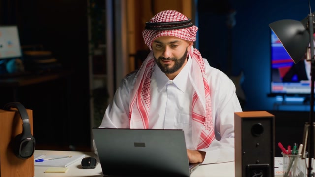 Arabic Computer Stock Footage: Royalty-Free Video Clips - Storyblocks