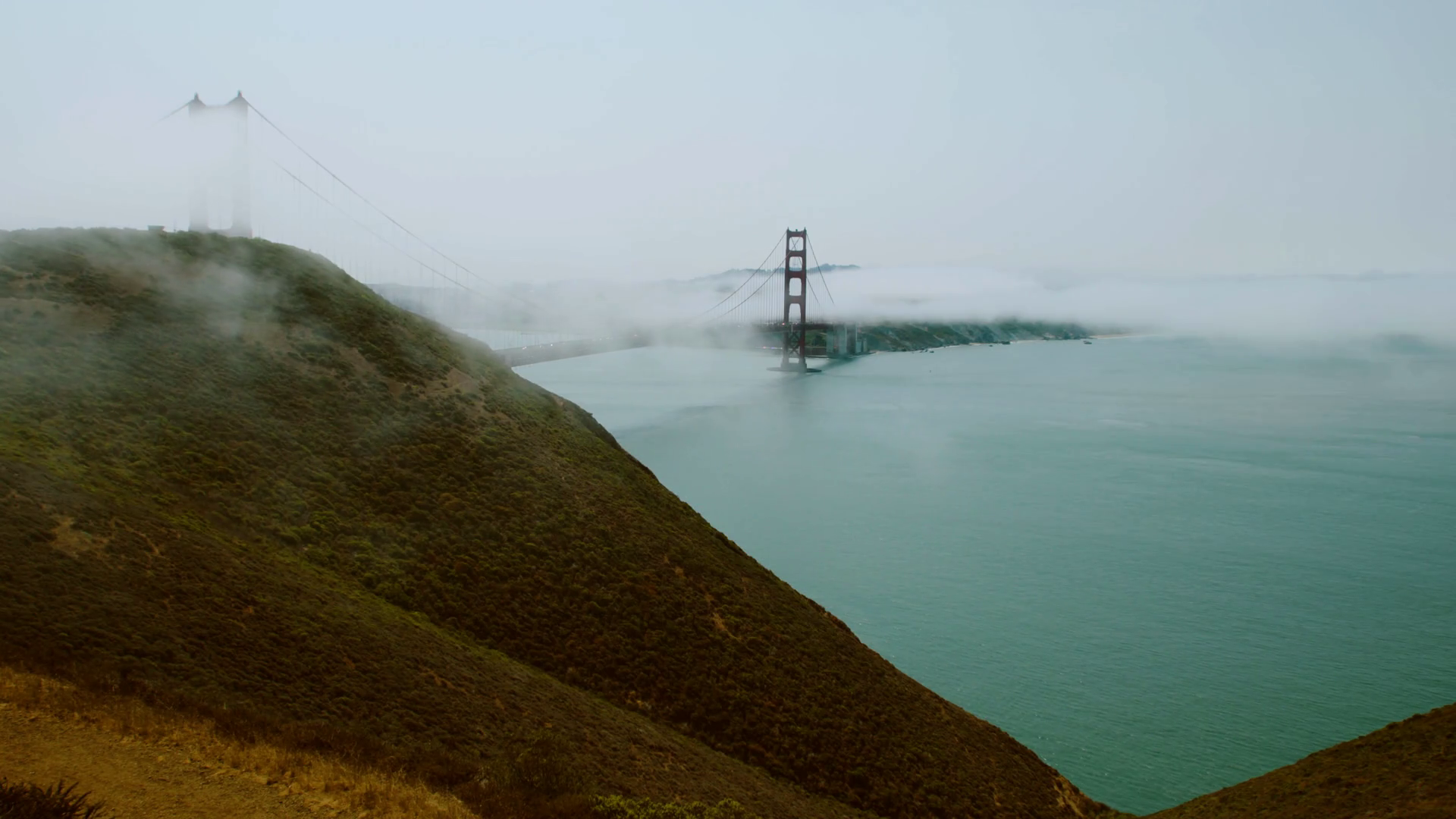 Wide Angle Of Golden Gate Bridge In Rolling Stock Footage SBV-328753604 ...