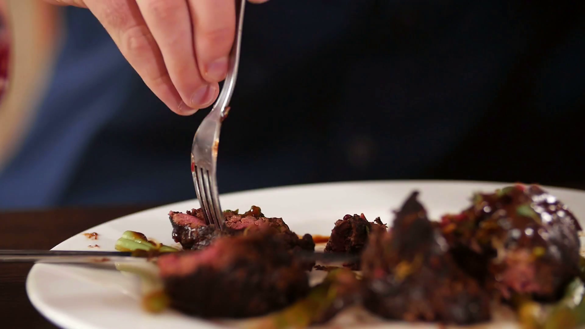 Man Cuts Off Piece Of Steak Close-up Stock Footage SBV-304630097 ...