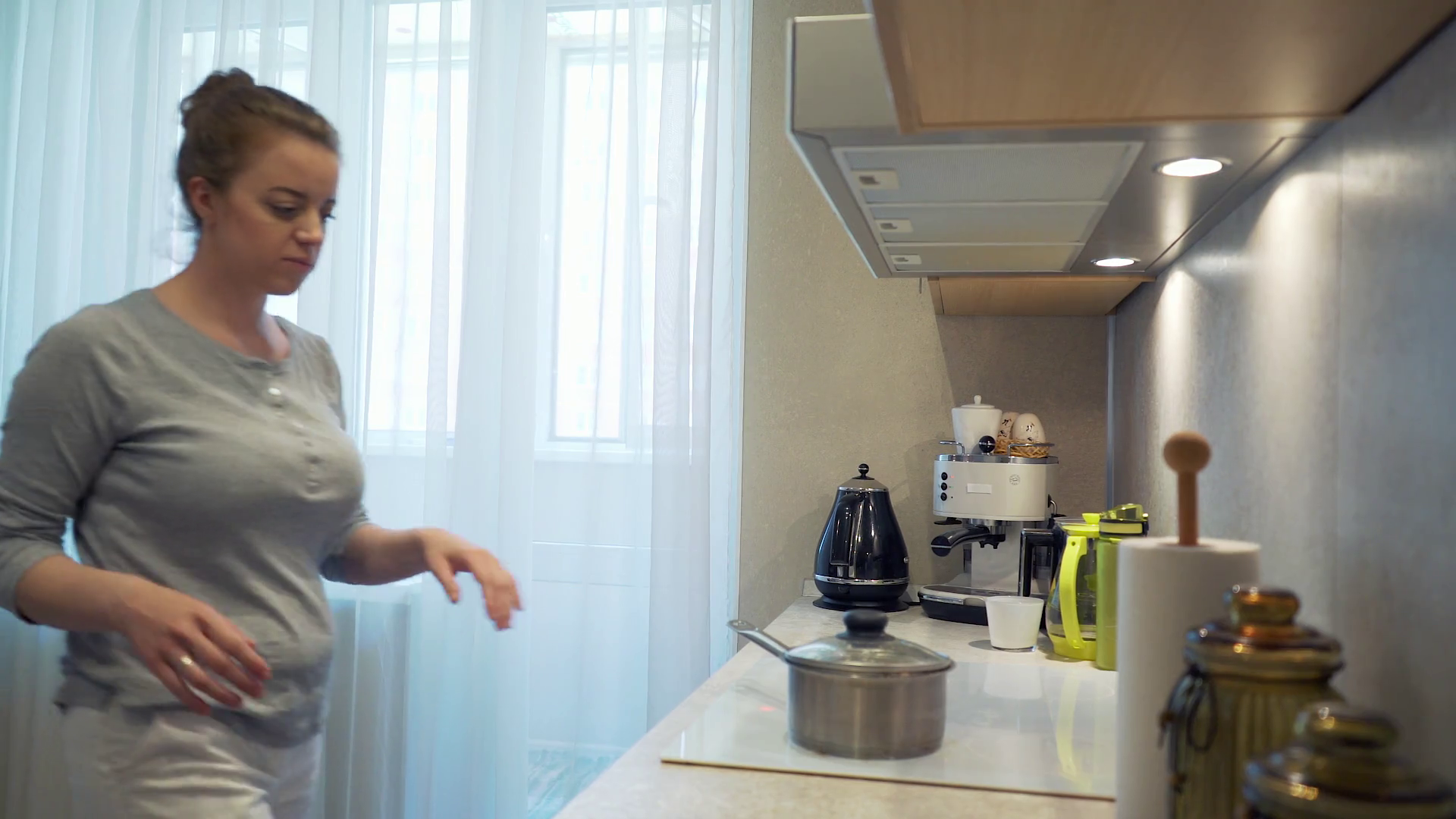 A Child's Accident Cooking At Home Stock Footage SBV-314965133 ...