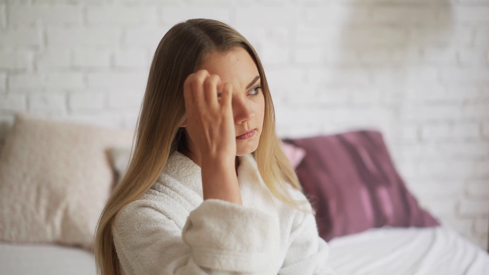 Nervous Person With Dandruff Scratching Stock Footage SBV-324241588 ...