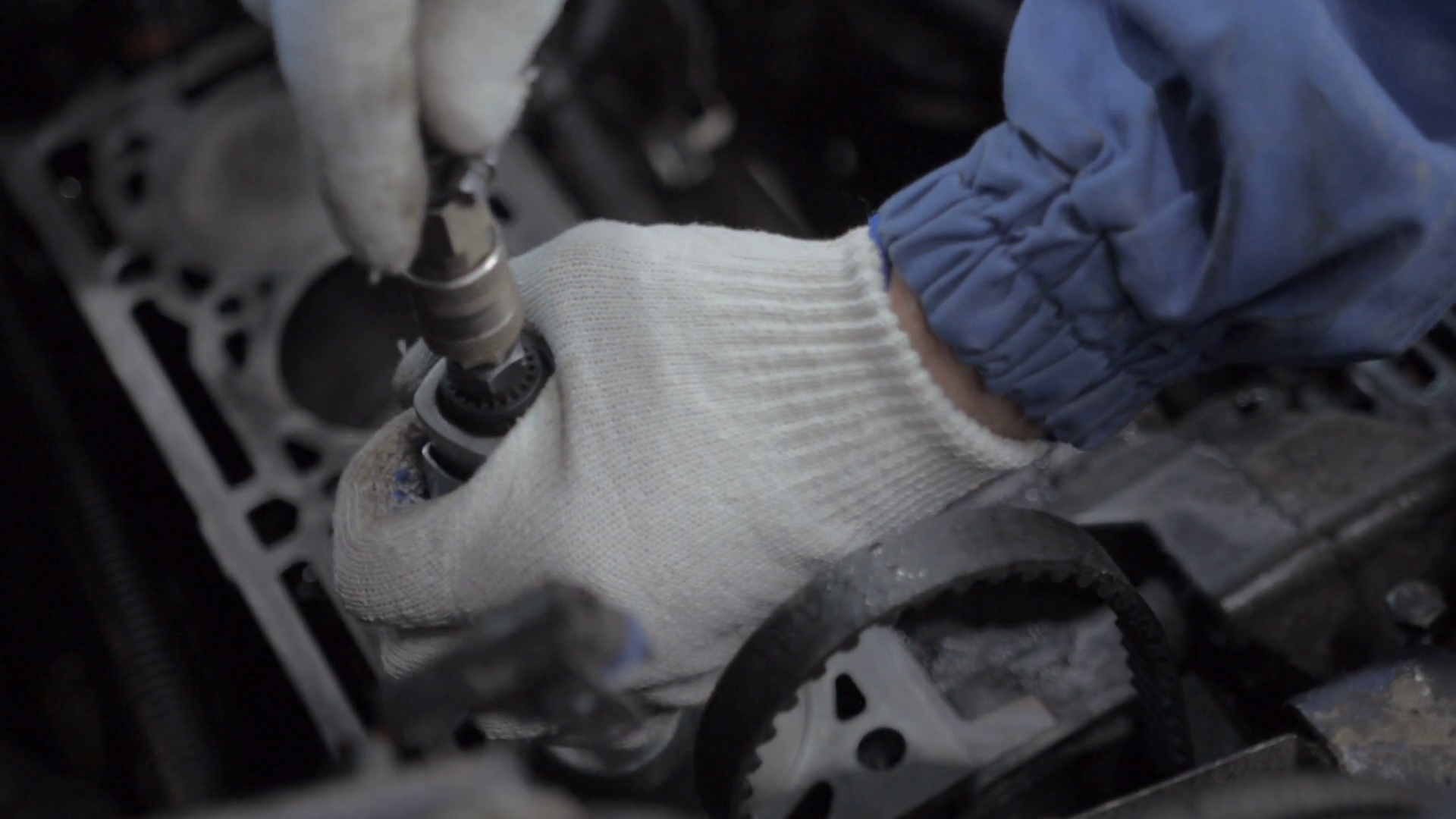 Auto Mechanic Is Working On Engine In Car Stock Footage SBV-306579637 ...