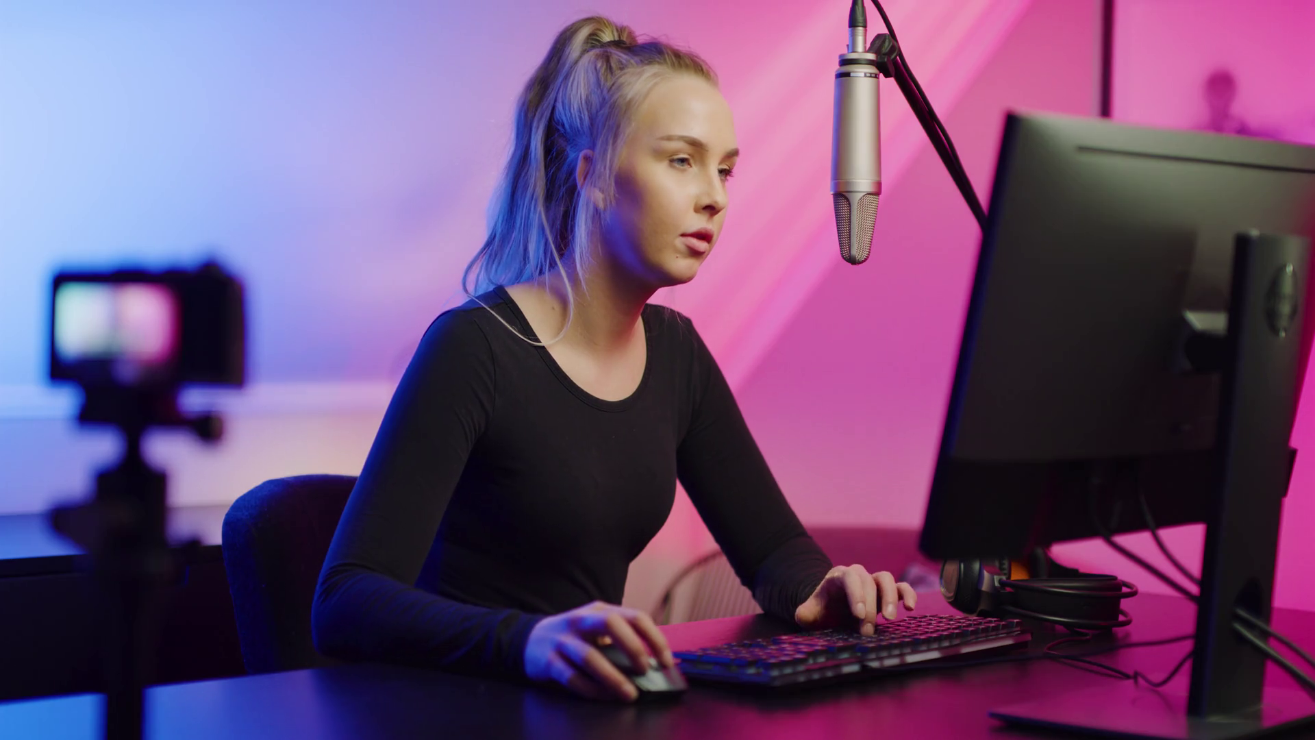 Professional E-sport Gamer Girl Streaming Stock Footage SBV-338606202 ...