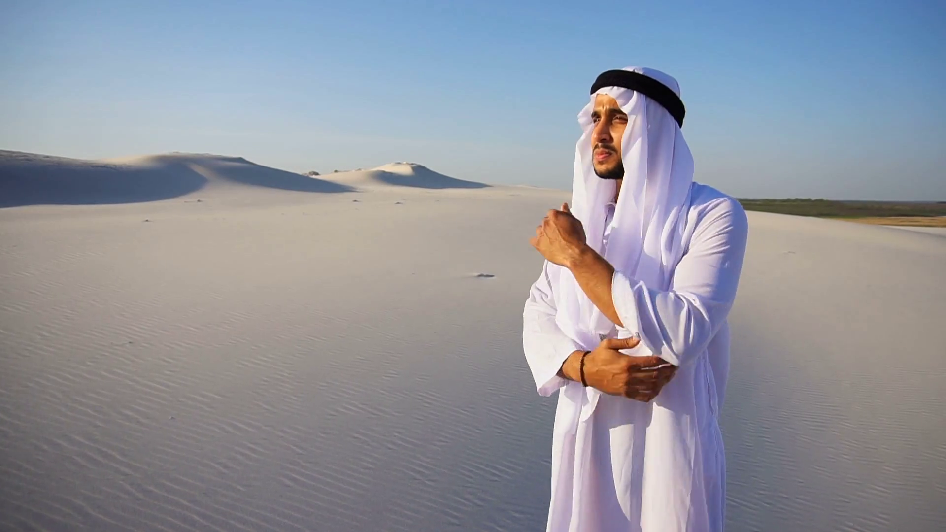 Stately Arabian Uae Sheikh Man Looks Hard Stock Footage SBV-316719001 ...