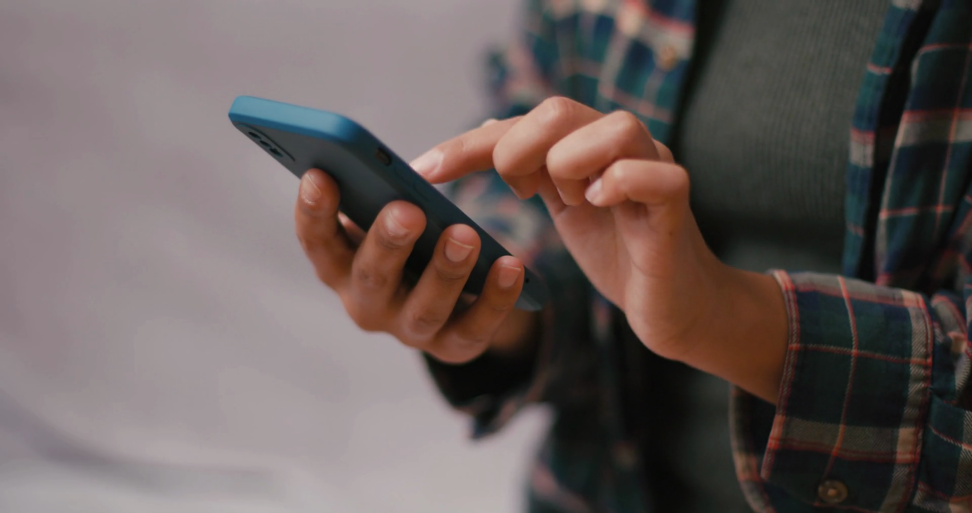 Latin American Woman Texts Tapping Stock Footage SBV-351654767 ...