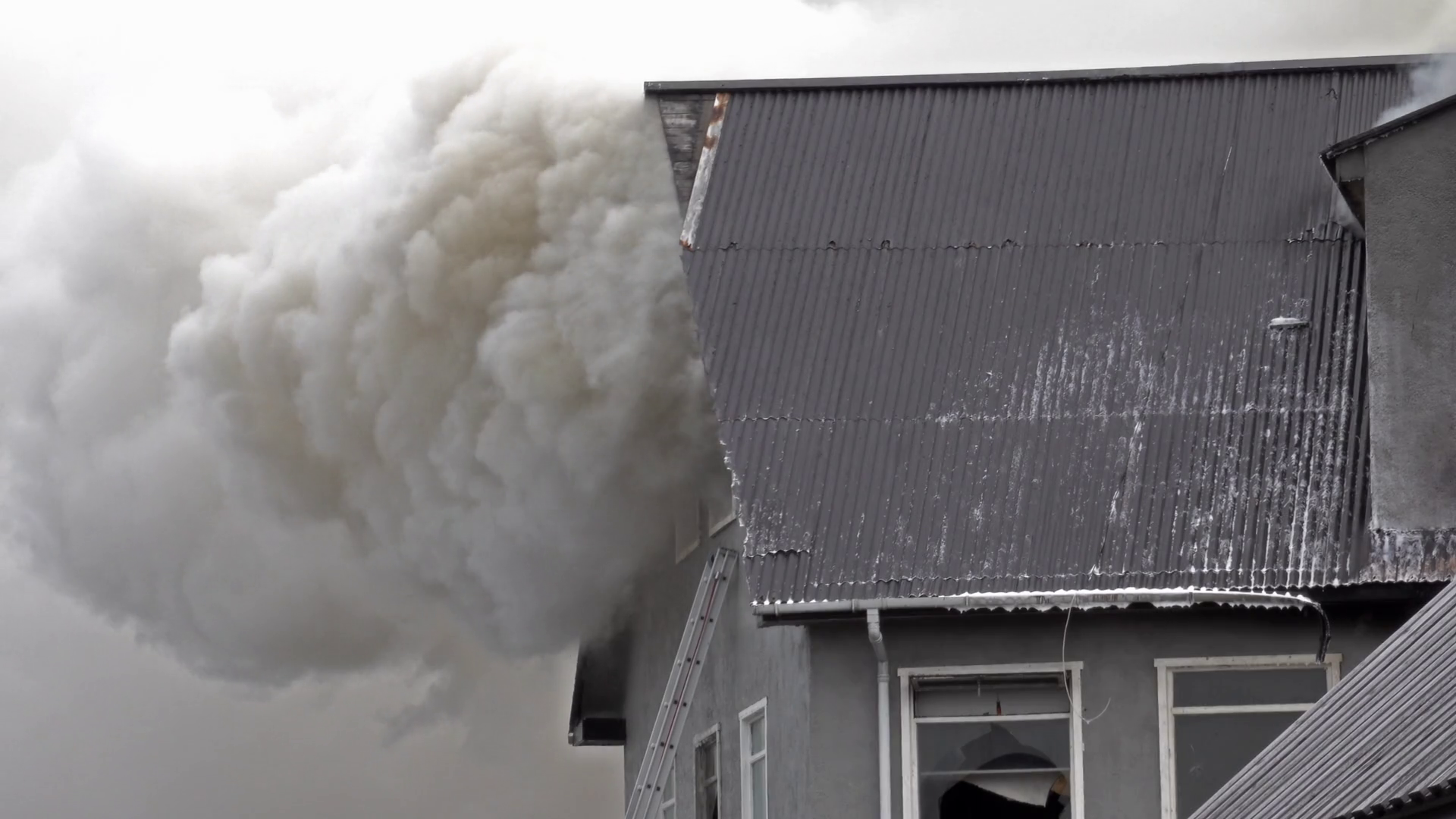 Thick Smoke Billowing From Roof Of Burning Stock Footage SBV-348366135 ...