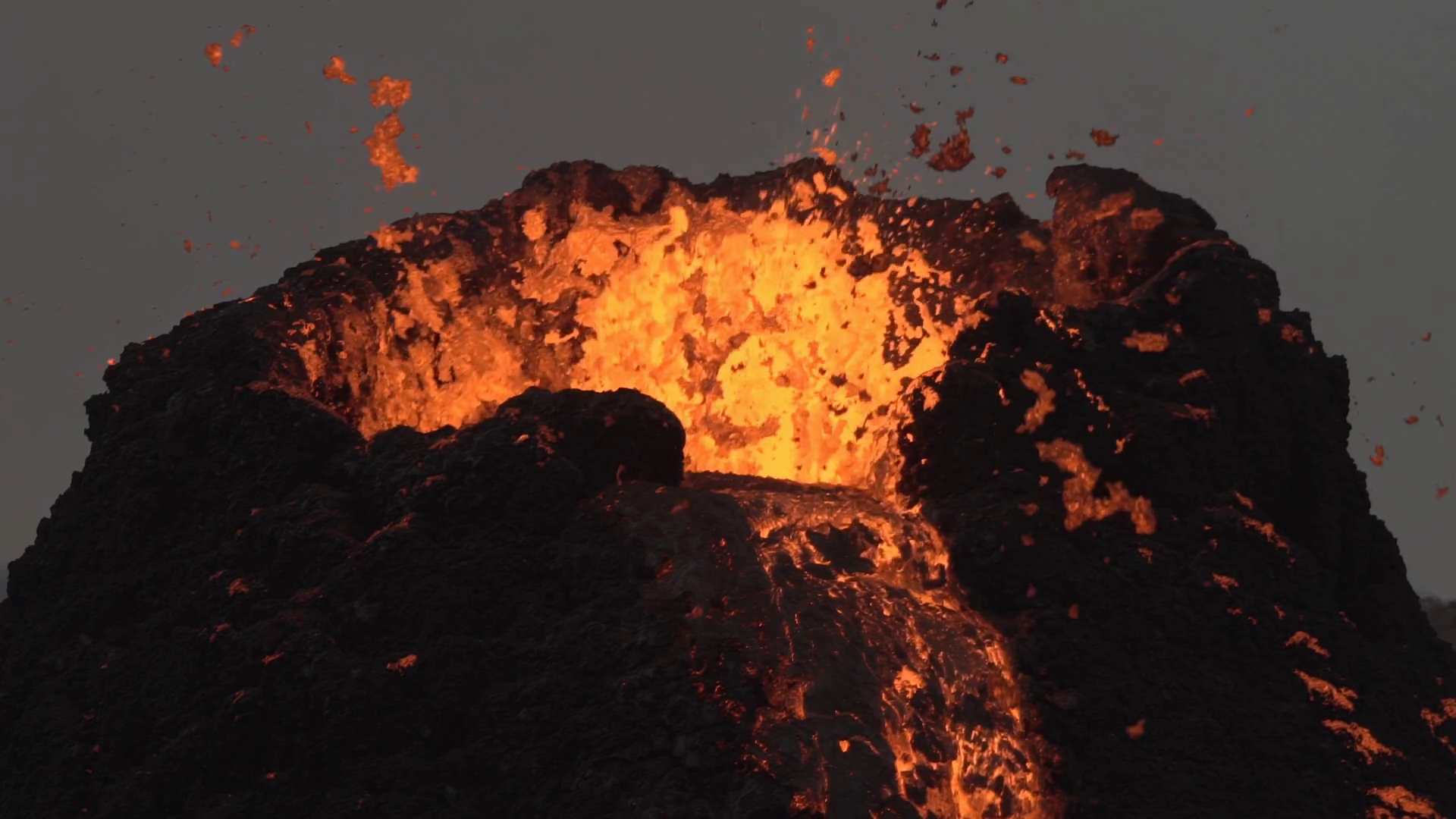 Volcanic Eruption Iceland 2021 Magma Stock Footage SBV-348366327 ...