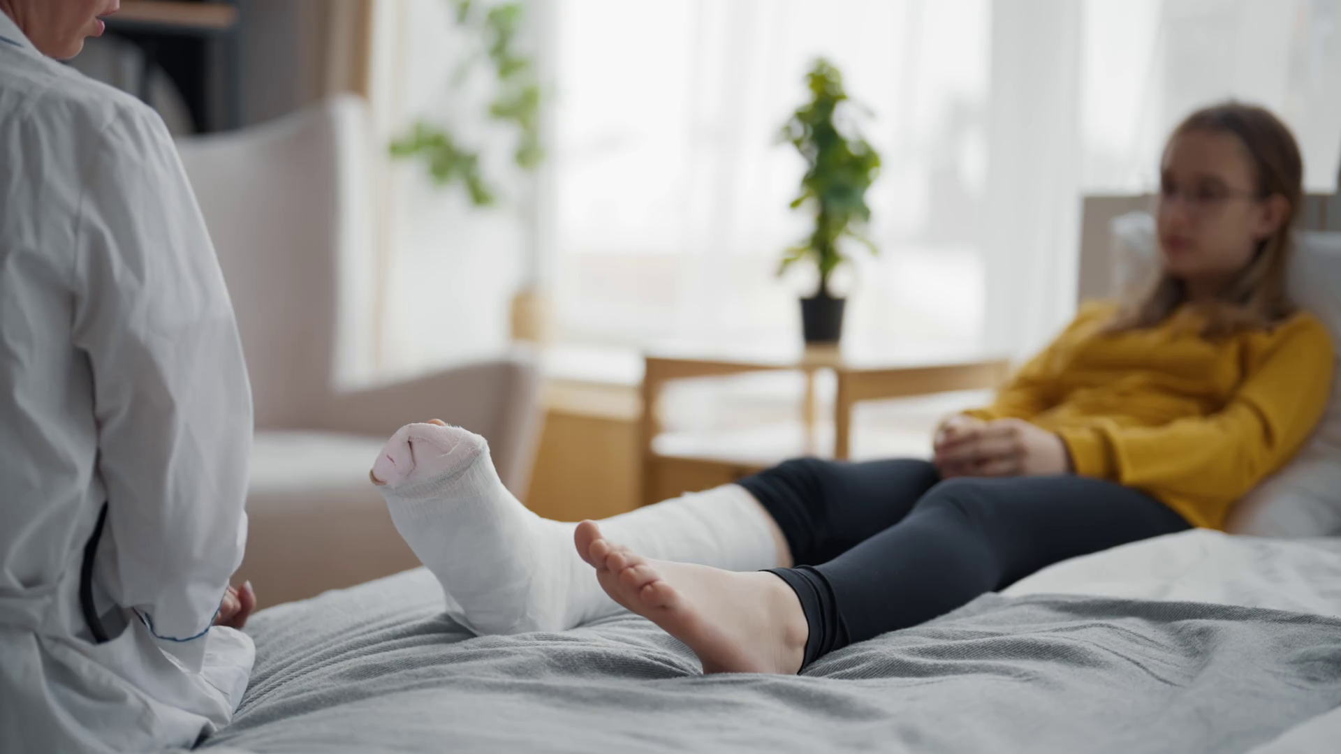 Traumatologist Surgeon Examine Broken Leg In Stock Footage SBV ...