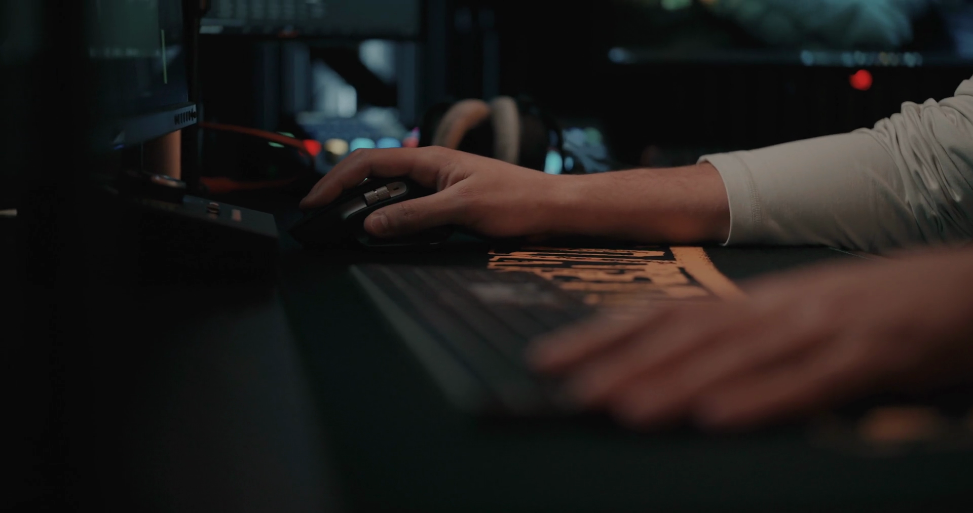 Film Editors Hands Typing On Keyboard Mouse Stock Footage SBV-352103643 ...