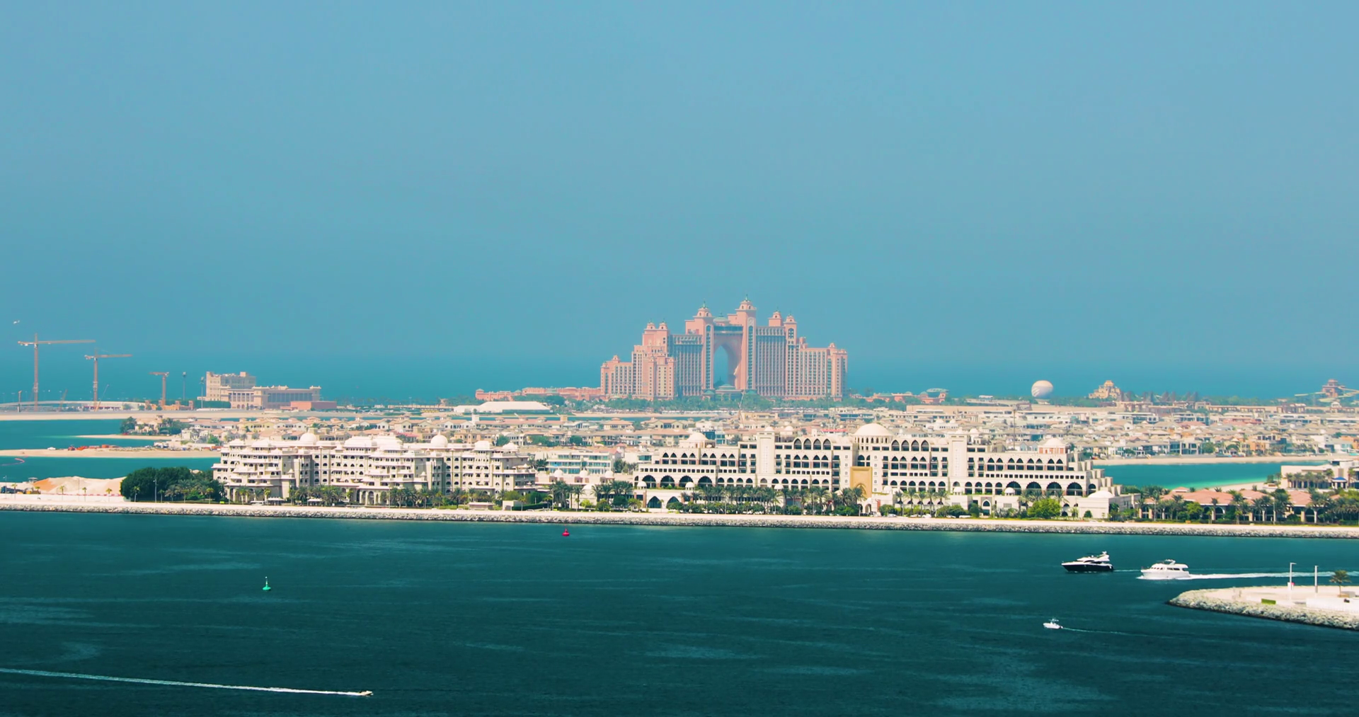 Atlantis Palm Hotel Resort In Dubai Stock Footage SBV-351922521 ...