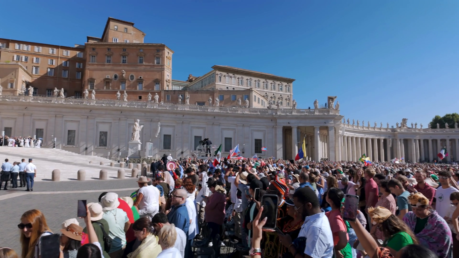 Vatican City July 30th 2025 Large Crowd Of Stock Footage SBV-352583644 ...
