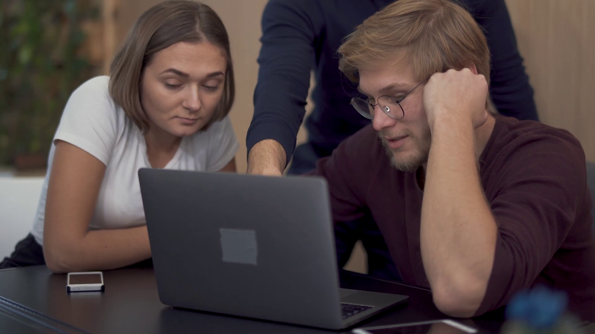 Woman Does Not Agree With Colleague Shows Stock Footage SBV-330901374 ...