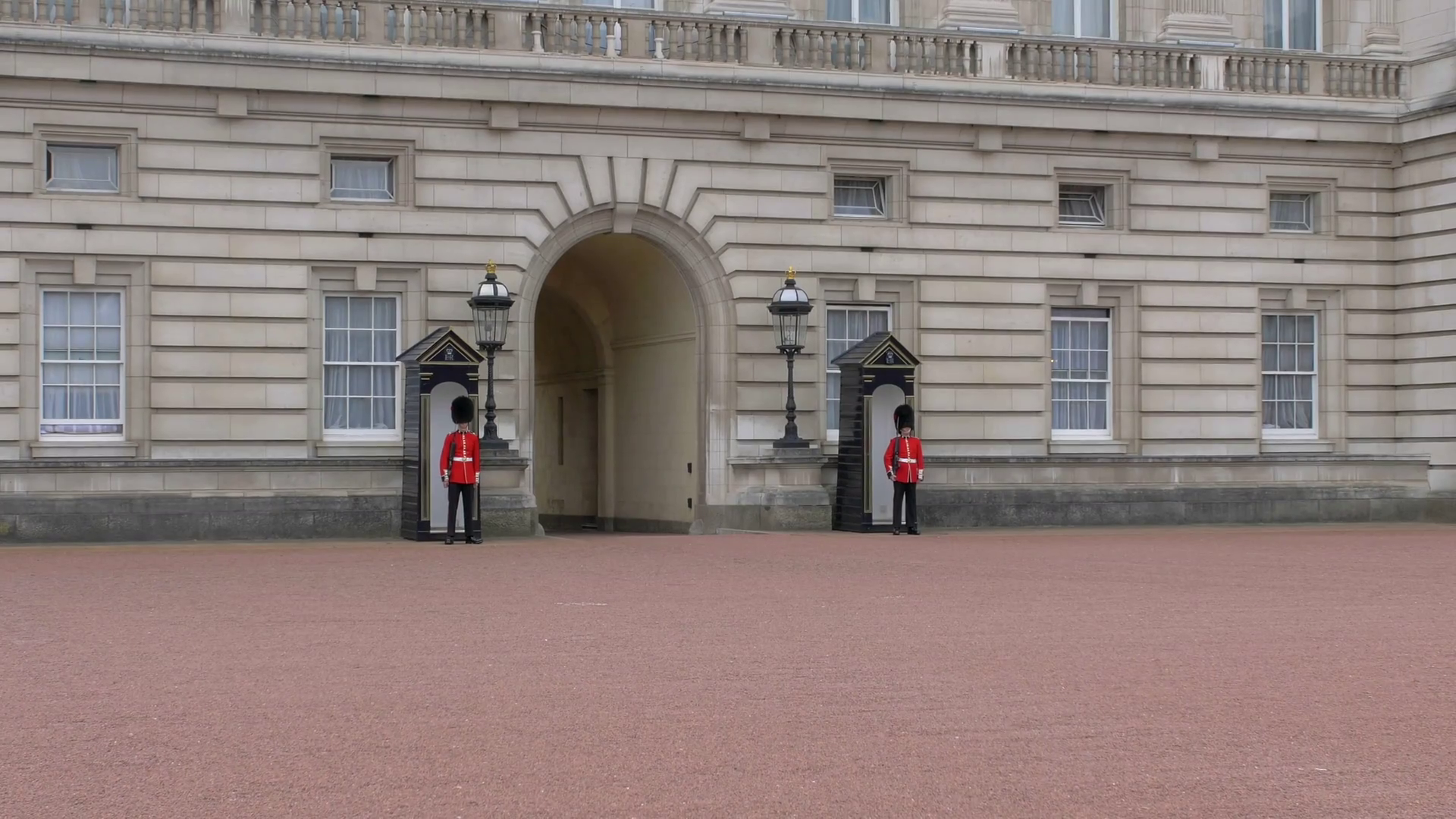 4k British Guards Standing Watch At Stock Footage SBV-315625802 ...