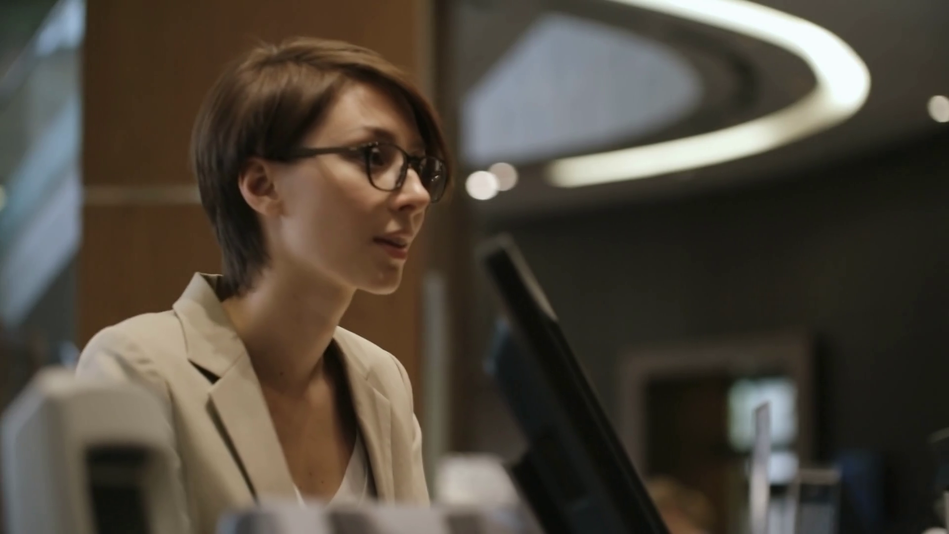 Friendly Receptionist At Hotel Front Desk Stock Footage SBV-320372440 ...