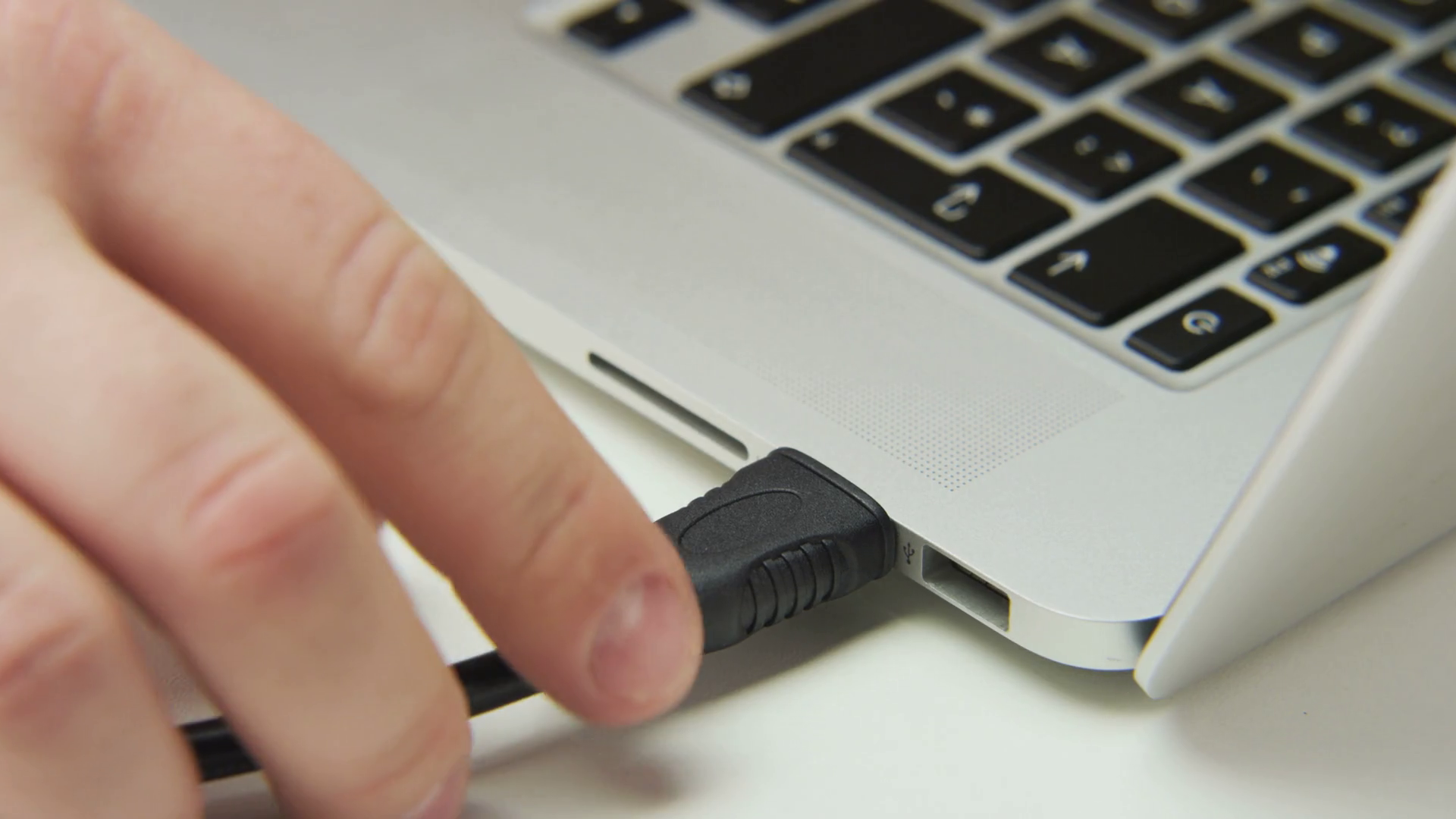 Unplugging Cable From Computer Stock Footage SBV-311675544 - Storyblocks