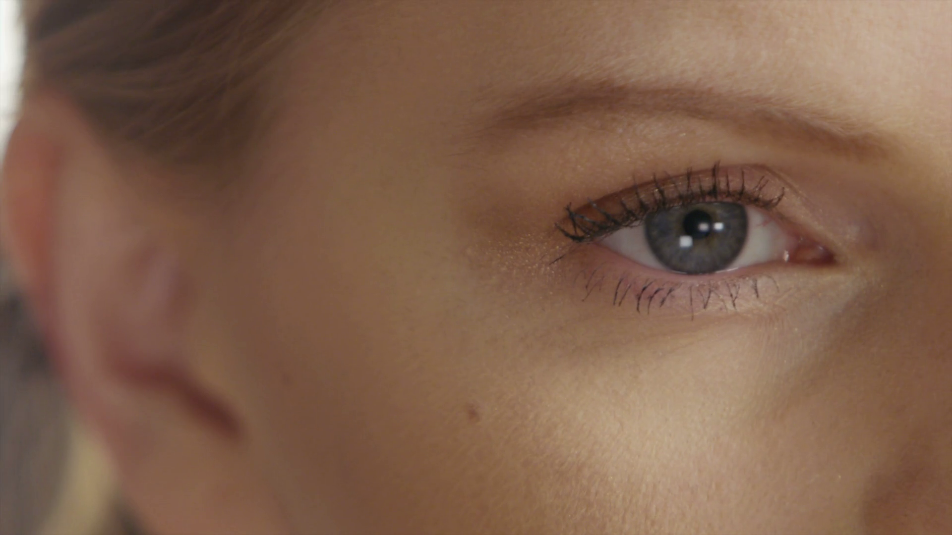 Pretty Young Woman Blinking Her Right Eye Several Times Stock Video Footage Storyblocks pretty-young-woman-blinking-her-right-eye-several-times-stock-video-footage-storyblocks