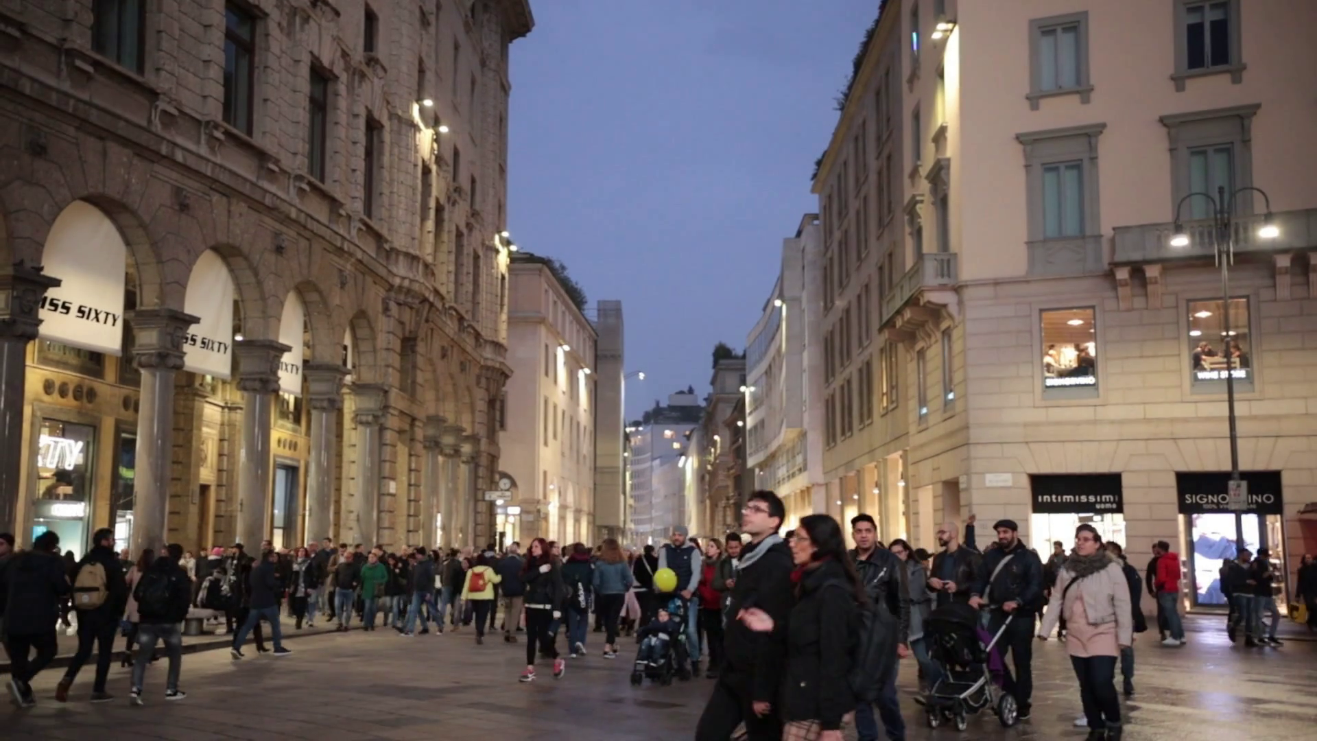 Milan Italy 11-11-18: People Walking On Main Stock Footage SBV ...