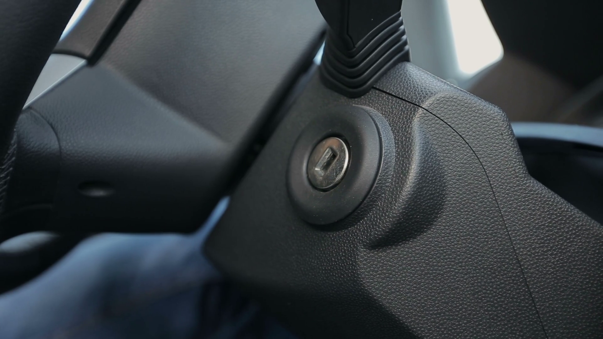 Male Hand Starting Car Engine With Ignition Stock Footage SBV-313768967 ...