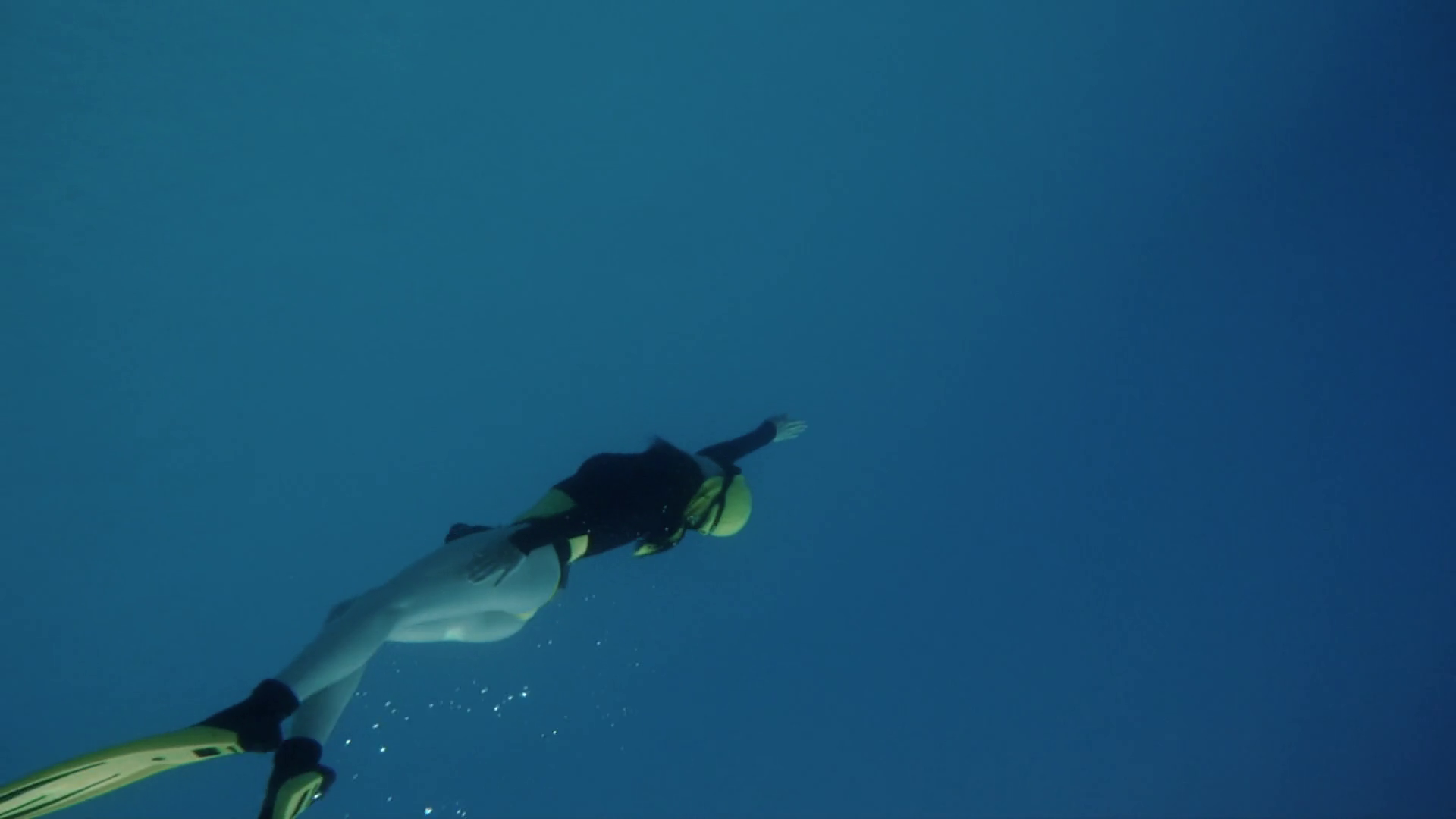 A young woman free diving deep underwater Stock Video Footage 00:19 SBV ...
