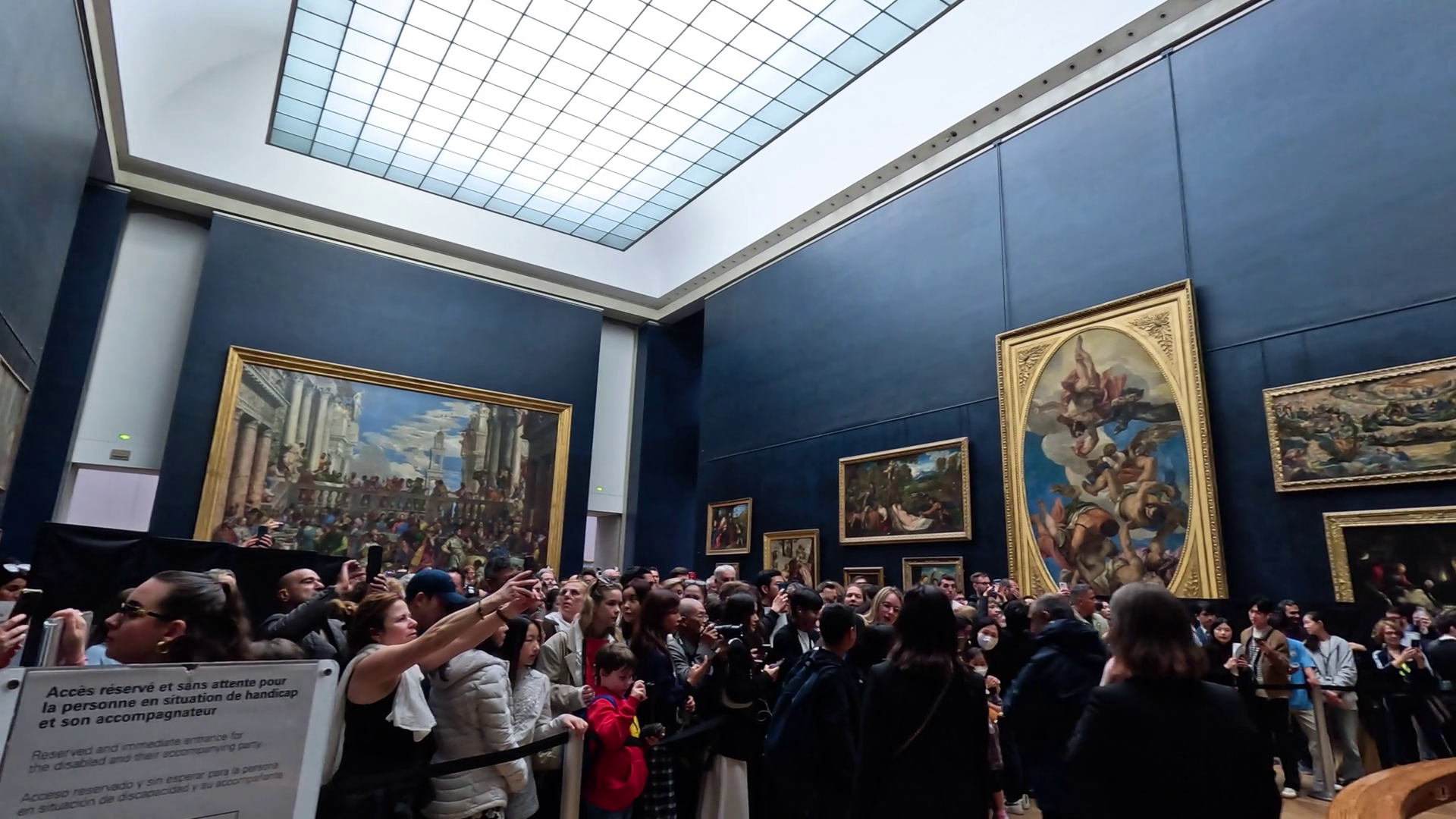 Crowd At Louvre Museum Exhibit Stock Footage SBV-352825321 - Storyblocks