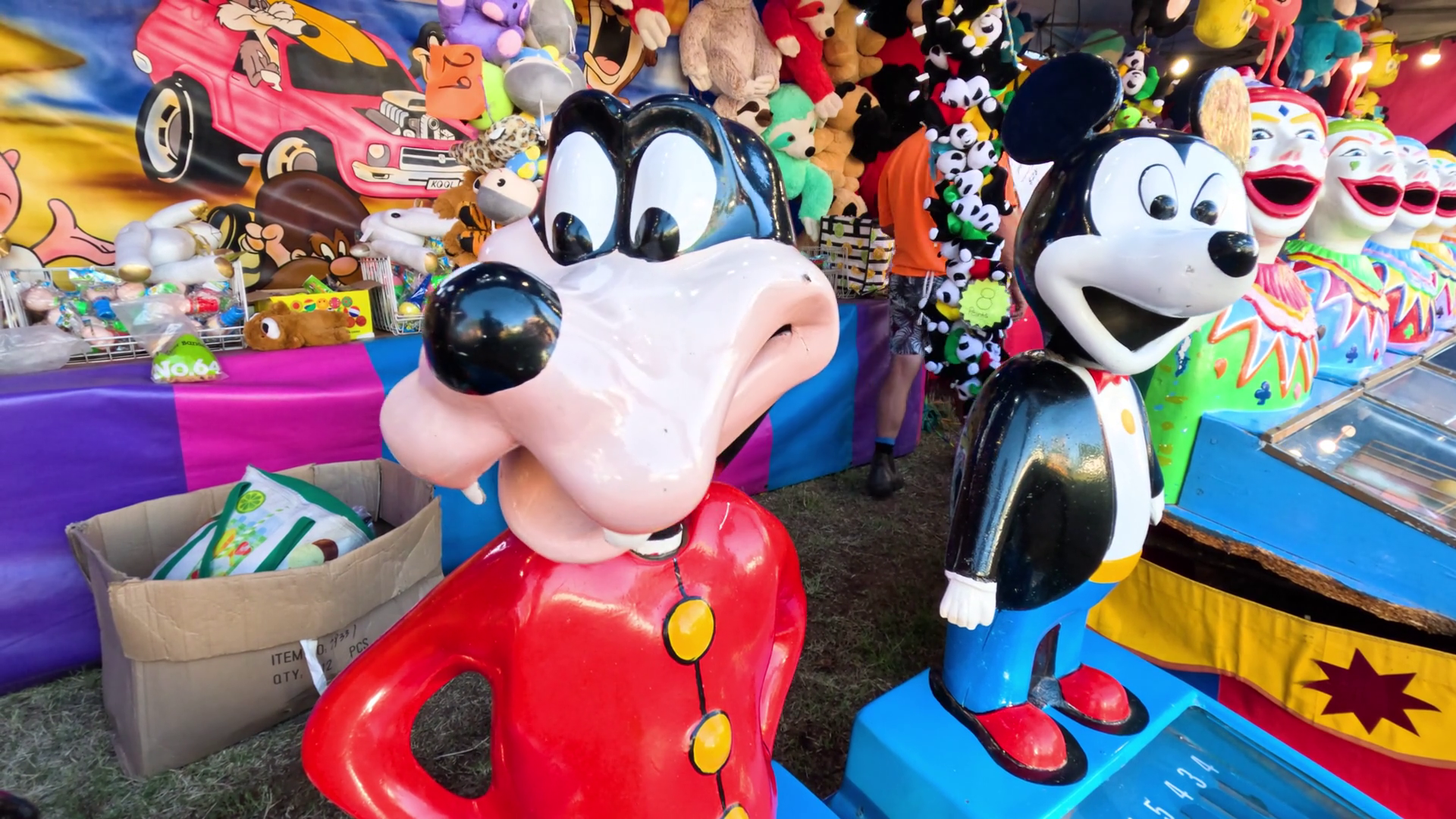 Fun Fair Clown Game At Coonabarabran Stock Footage SBV-352799303 ...