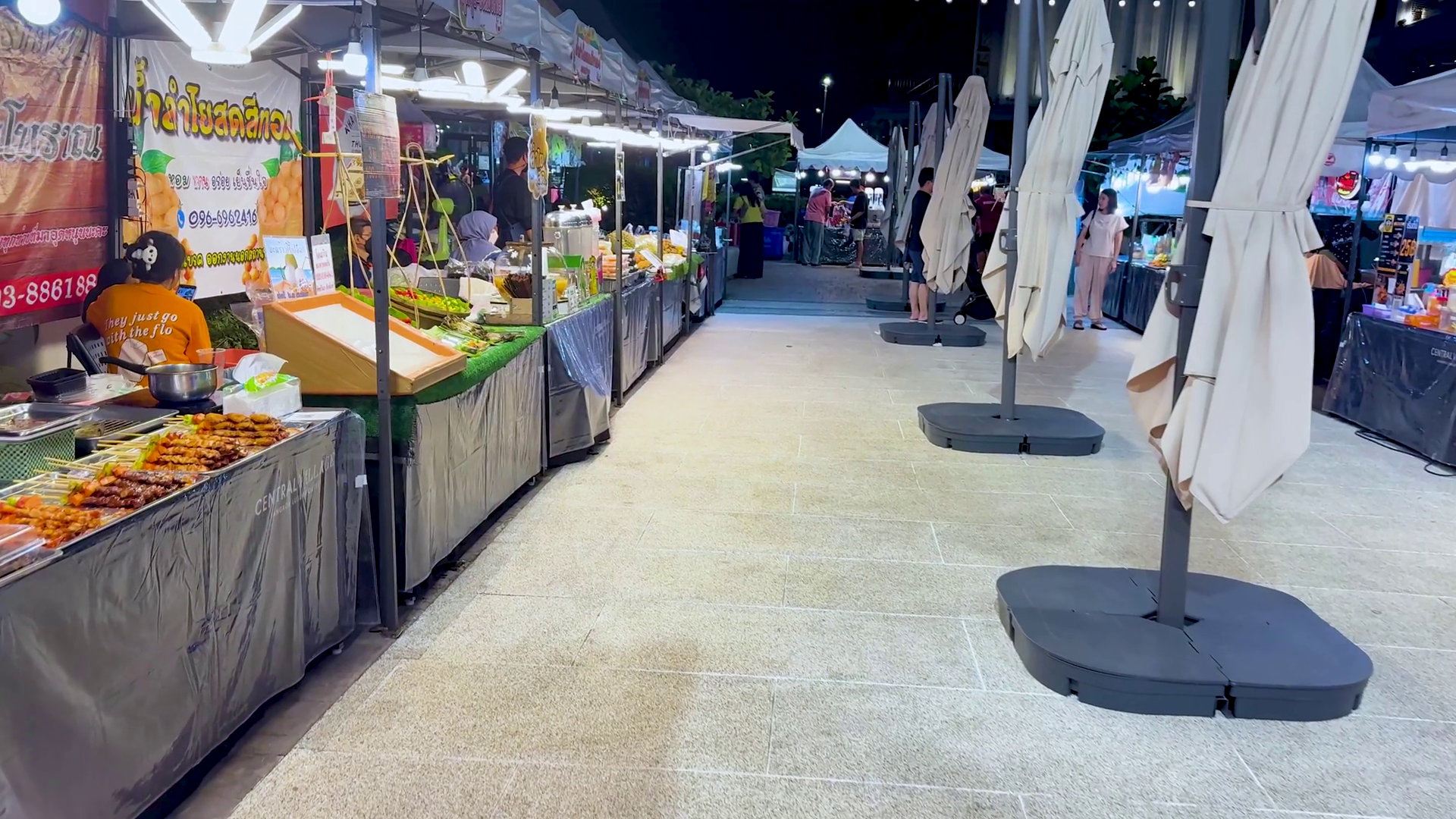 Night Market Stalls In Bangkok Stock Footage SBV-352748746 - Storyblocks