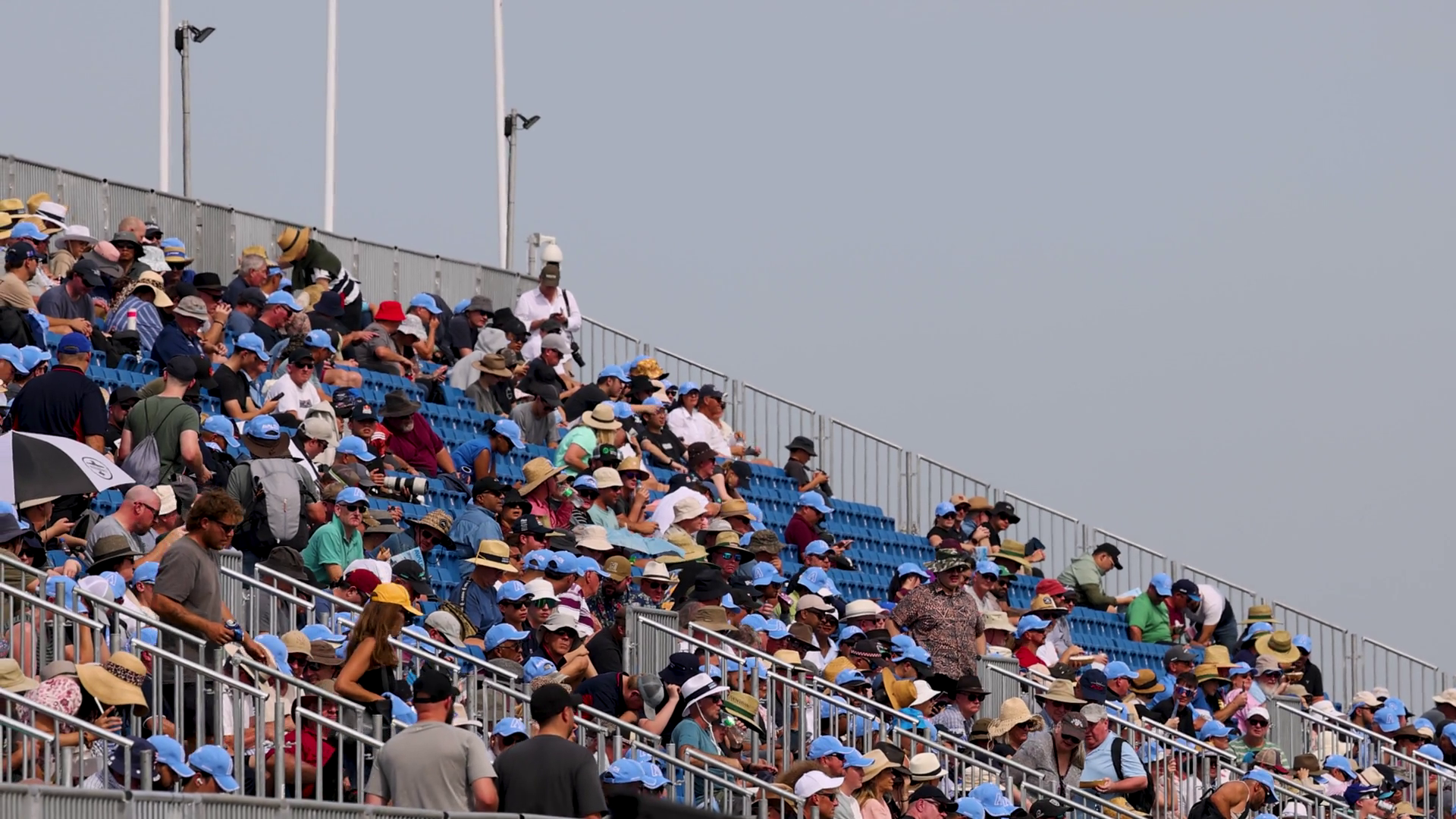 Crowd Enjoying Avalon Airshow In Geelong Stock Footage SBV-352446857 ...