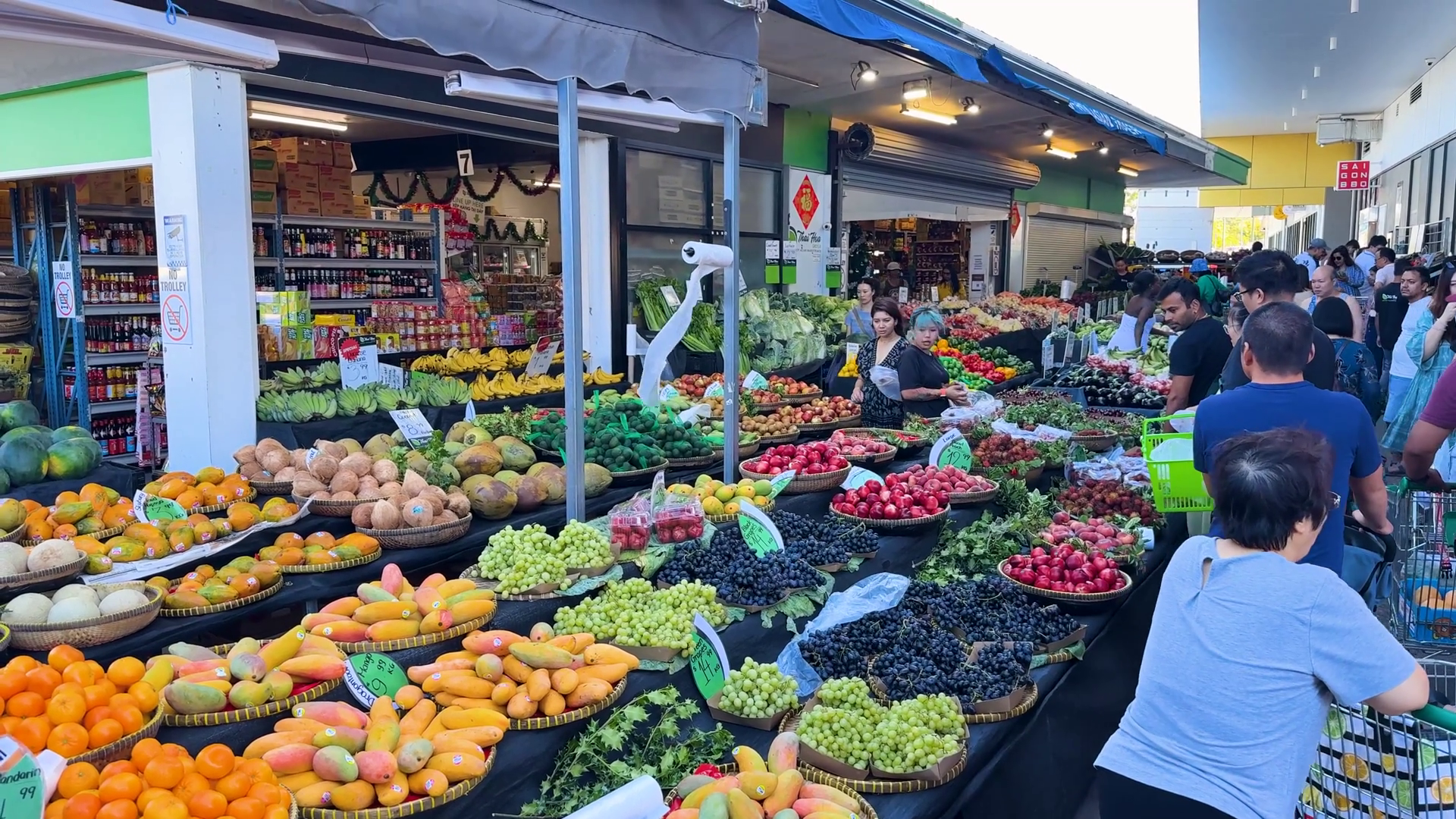 Bustling Fruit Market In Inala Plaza Stock Footage SBV-352994032 ...