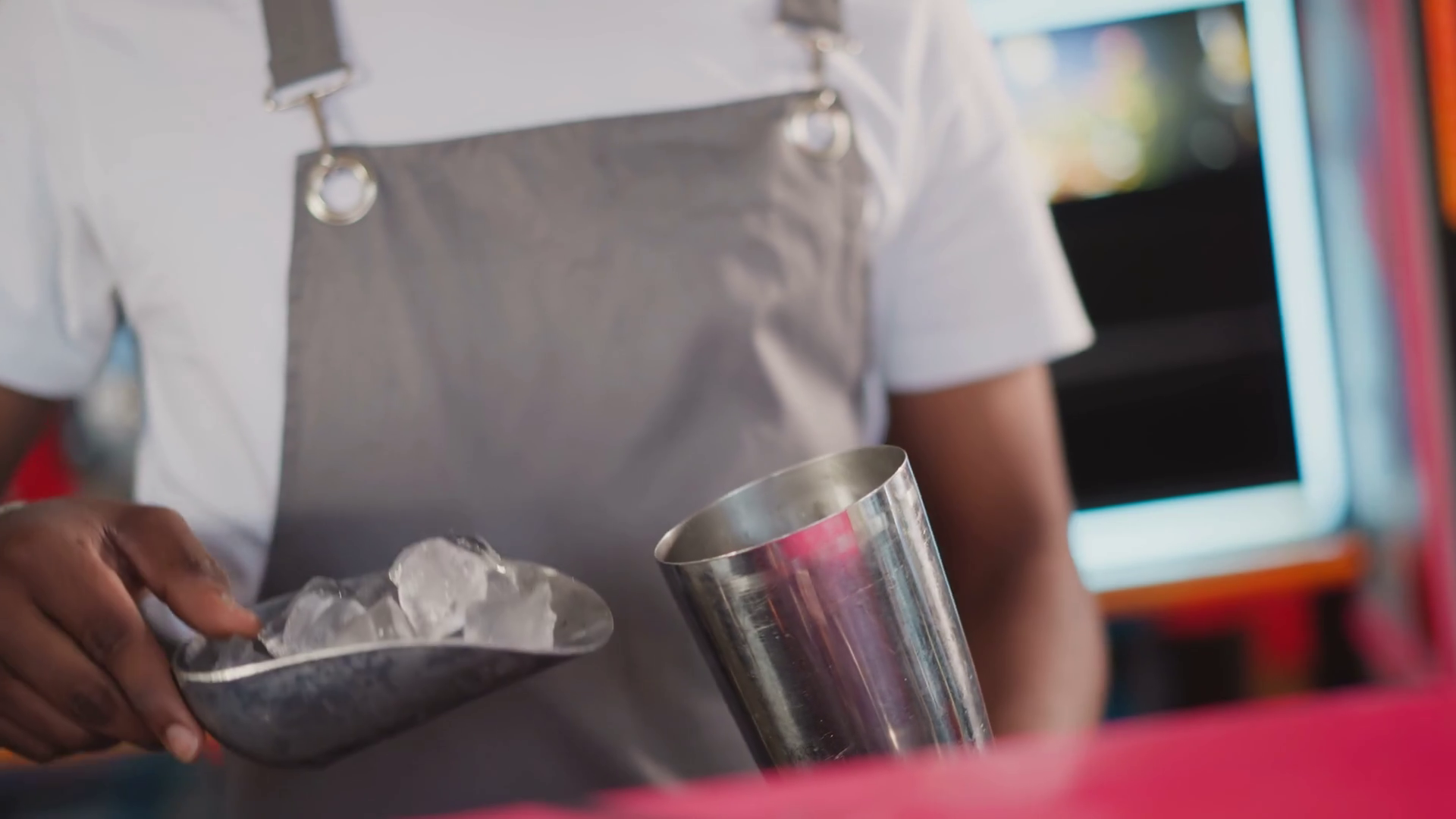 Barman Puts Ice Cubes Into Shaker With Scoop Stock Footage SBV ...