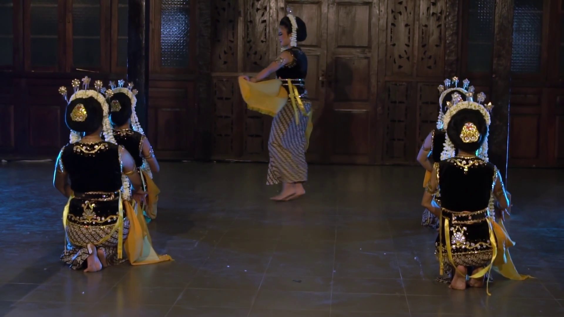 A Group Of Balinese Dancers Take Part In Stock Footage SBV-348373856 ...