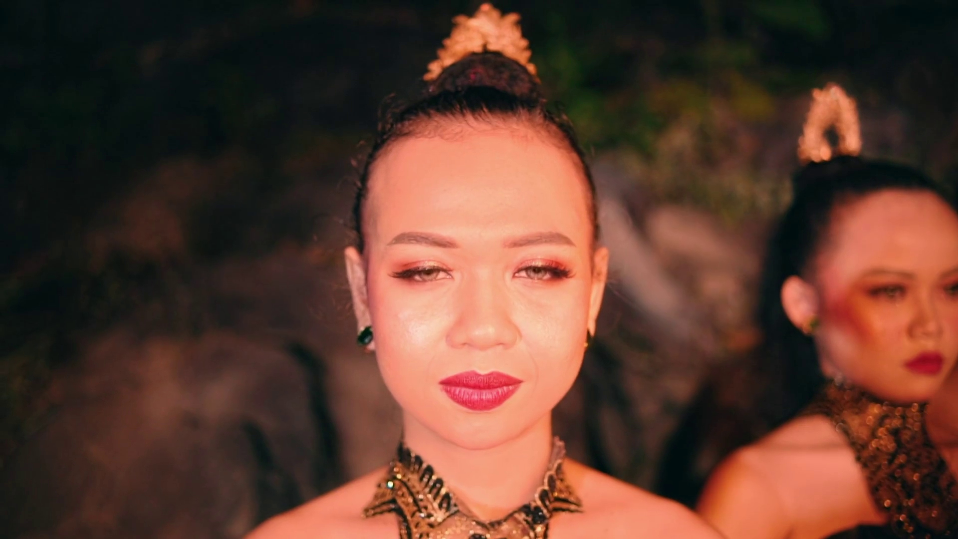 Asian Woman Is Wearing Bamboo Mask Dance Stock Footage SBV-347762333 ...