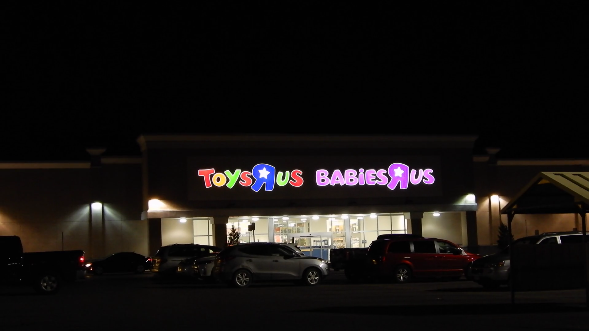 Editorial: Toronto On Ca 12/2017: Toys R Stock Footage SBV-347776407 ...