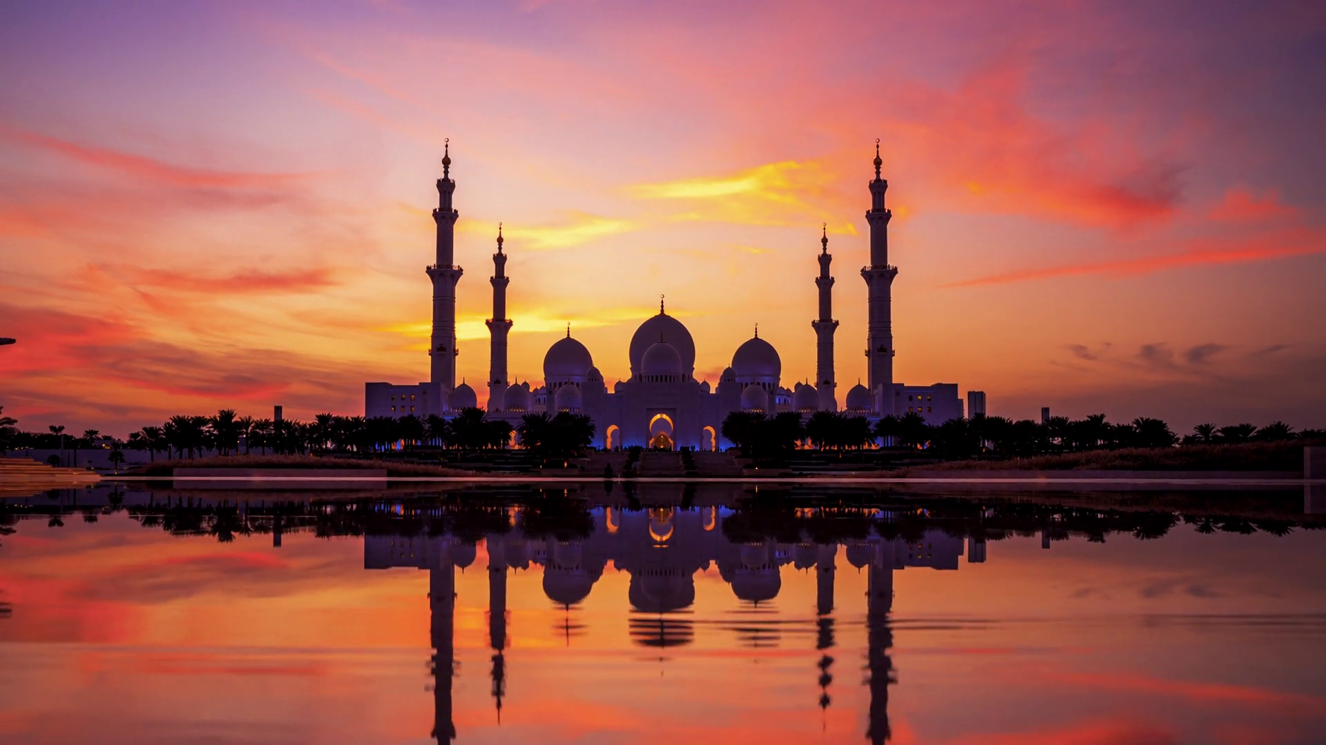 Time lapse panoramic view of Sheikh Zayed Grand Mosque, Abu Dhabi ...