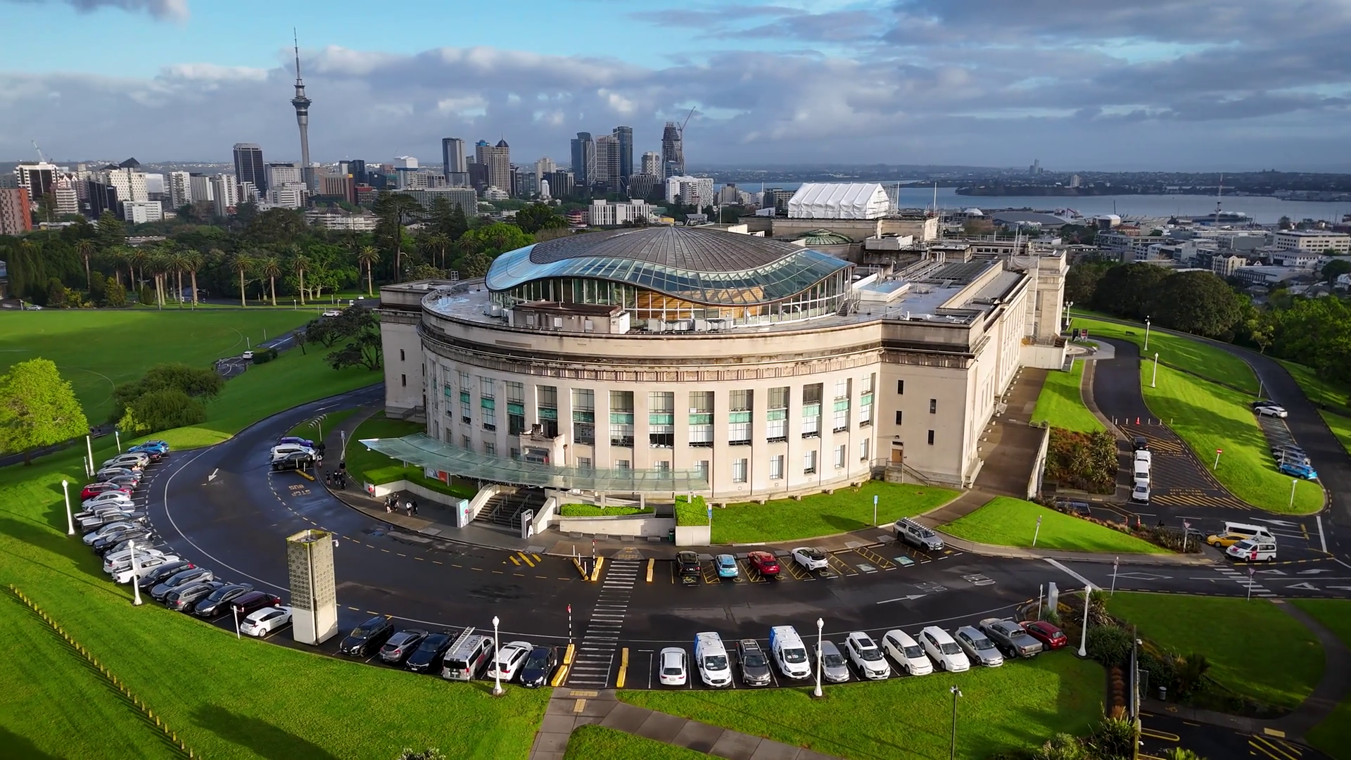 Aerial View Of Auckland War Memorial Museum Stock Footage SBV-353029710 ...
