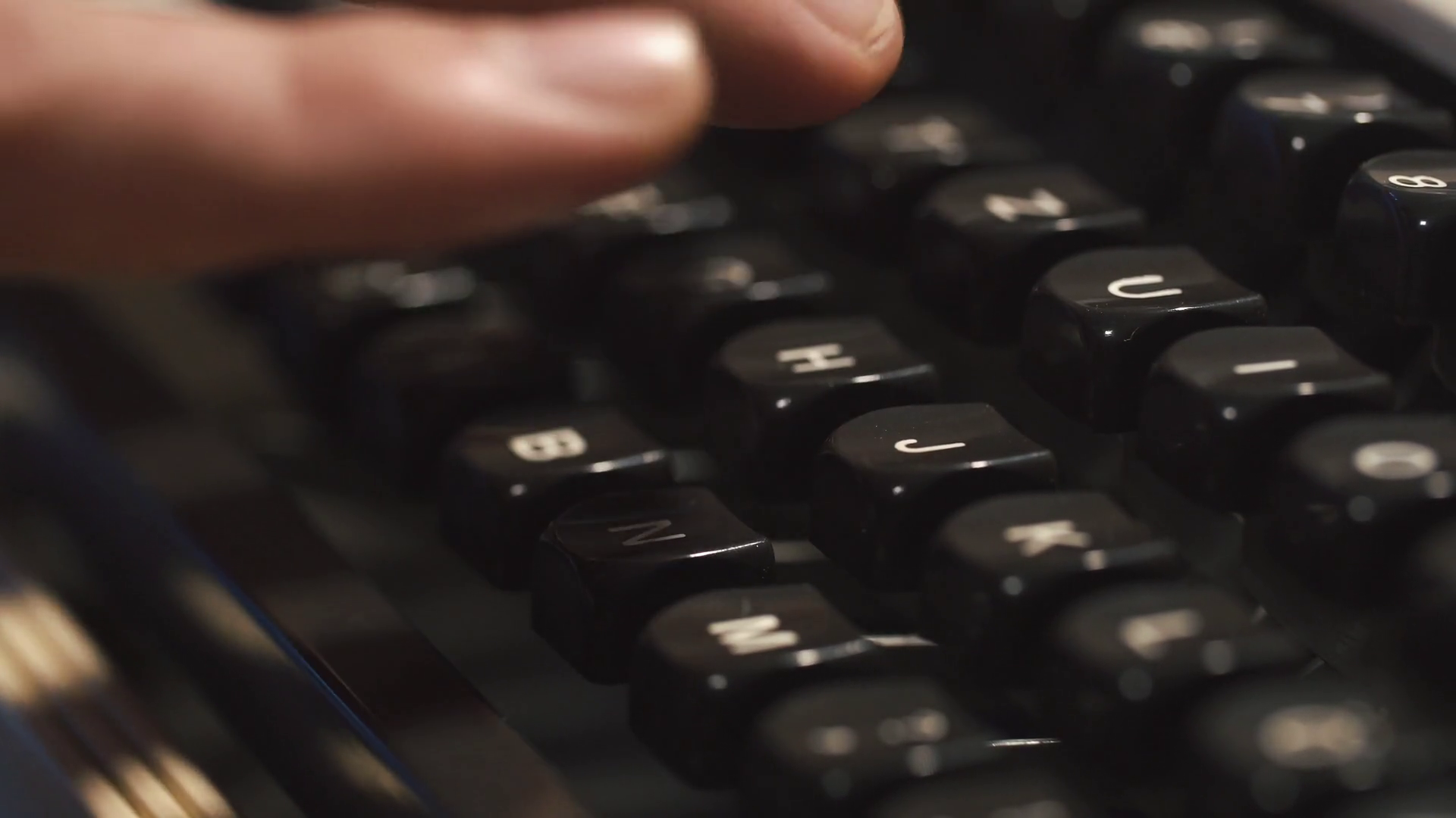 Man's Fingers Typing Old Metal Typewriter Stock Footage SBV-352761440 ...