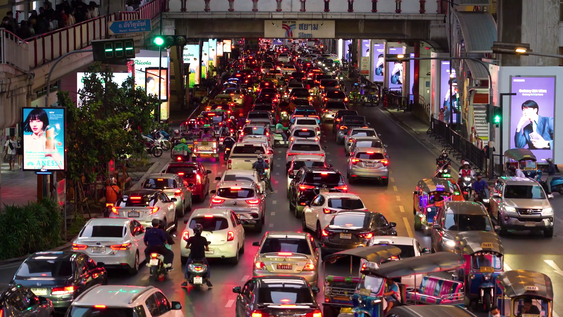 Heavy Traffic Congestion On Busy Street In Stock Footage SBV-352115251 ...